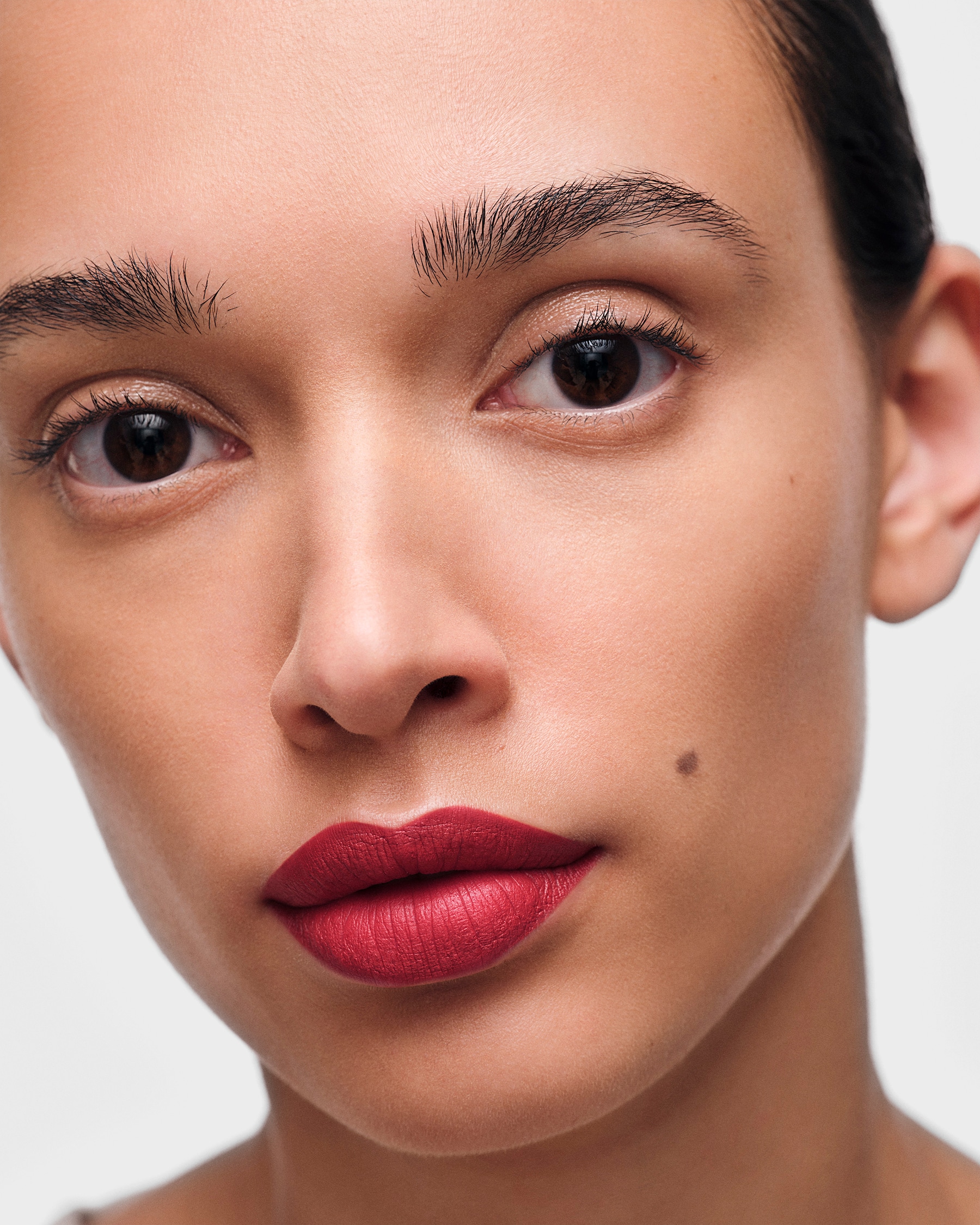 B03 - 丑赤棕 普拉达至色持久轻盈唇膏 - B03 - 丑赤棕 | PRADA