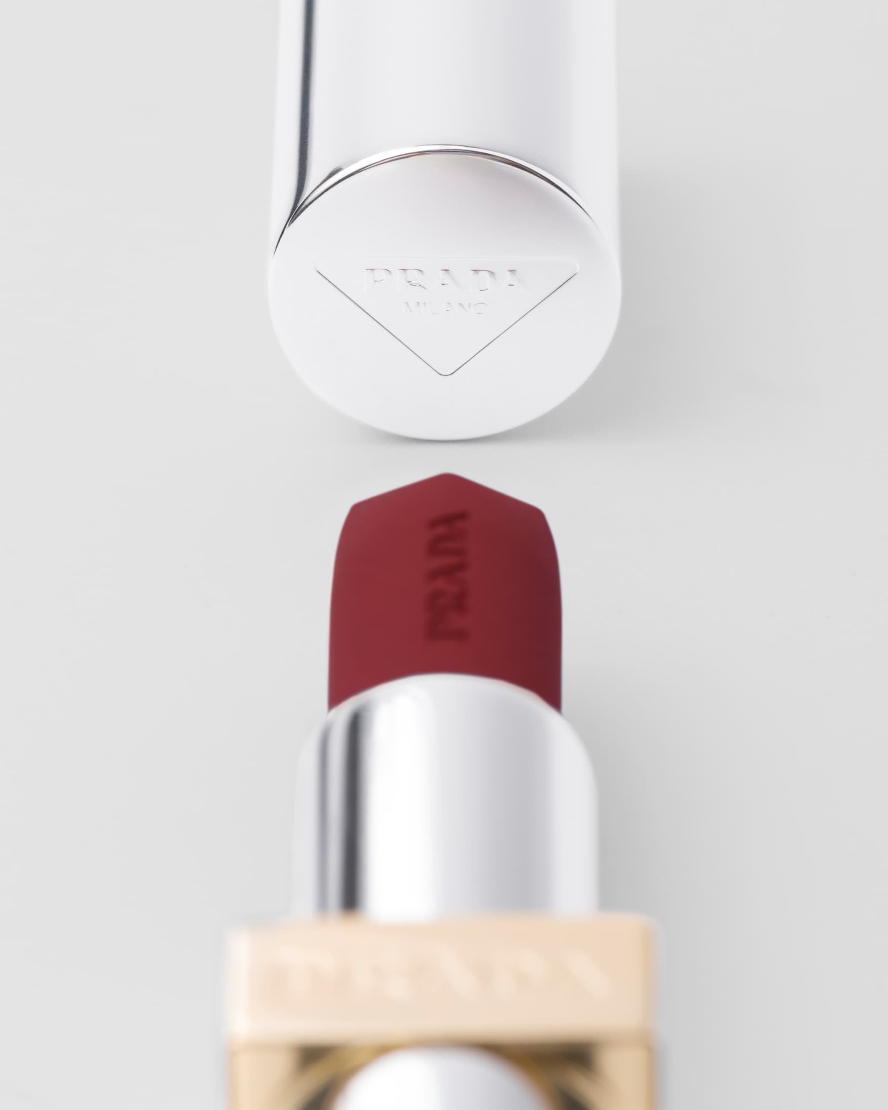 B15 - Uniform Prada Monochrome Hyper Matte Lipstick - B15 - Uniform | PRADA
