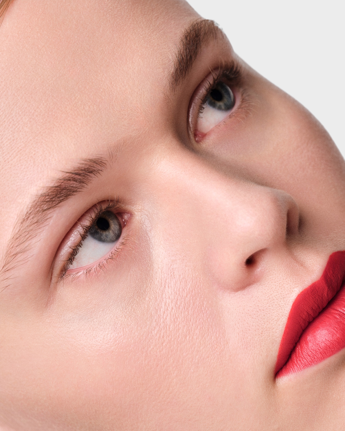 R26 - Lava Prada Monochrome Hyper Matte Lipstick - R26 - Lava | PRADA