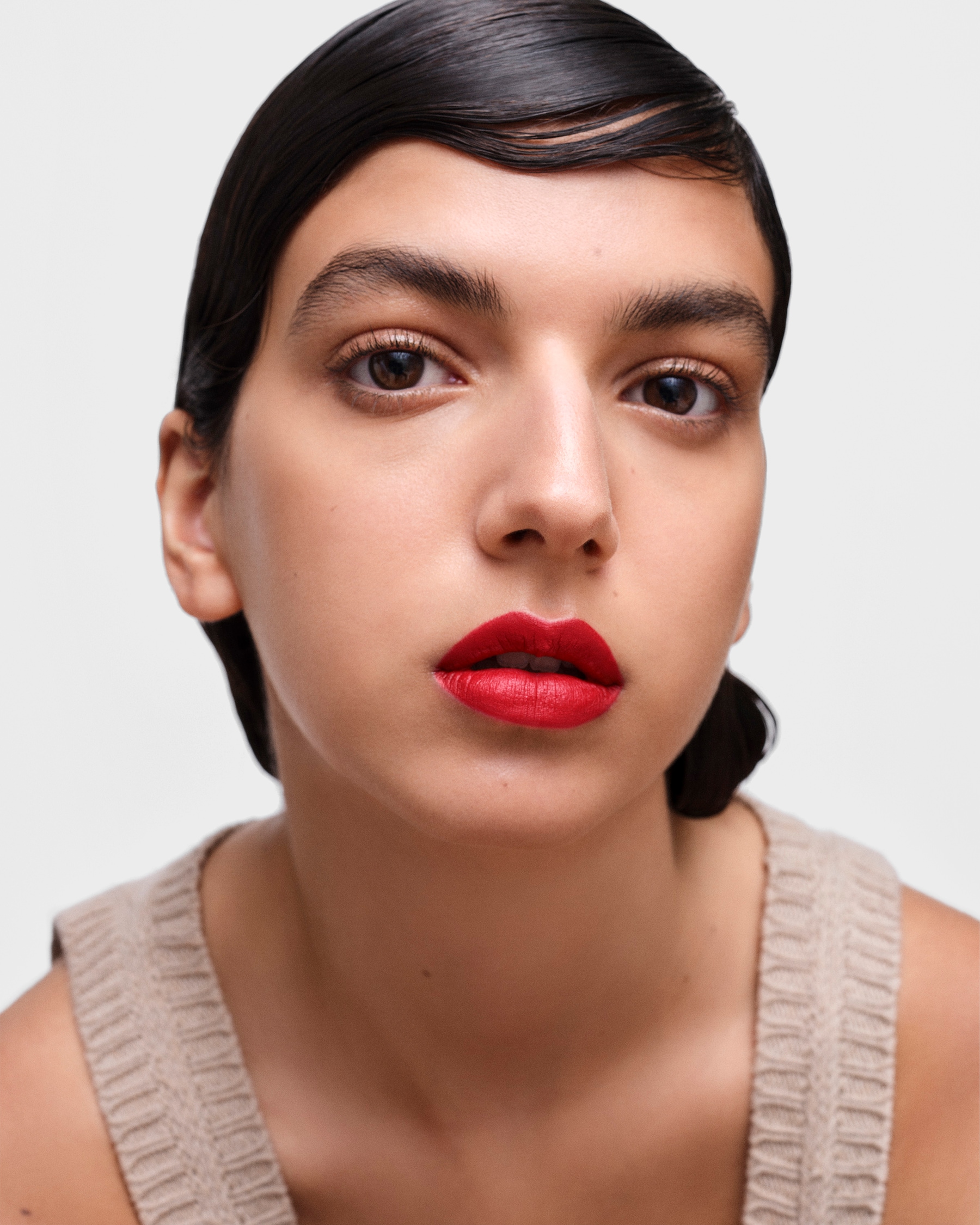 R27 - Rubino Prada Monochrome Hyper Matte Lipstick - R27 - Rubino | PRADA