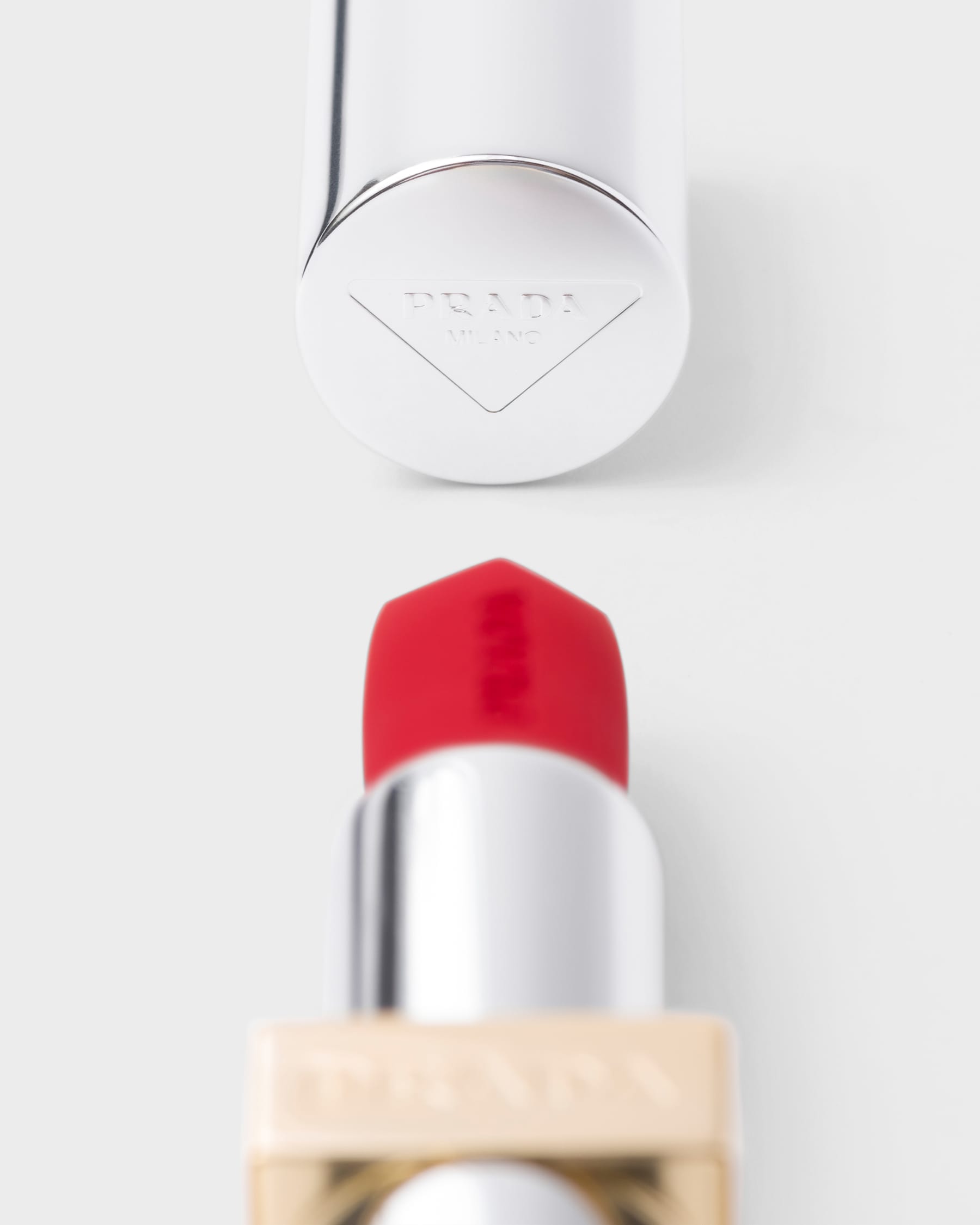 R27 - Rubino Prada Monochrome Hyper Matte Lipstick - R27 - Rubino | PRADA