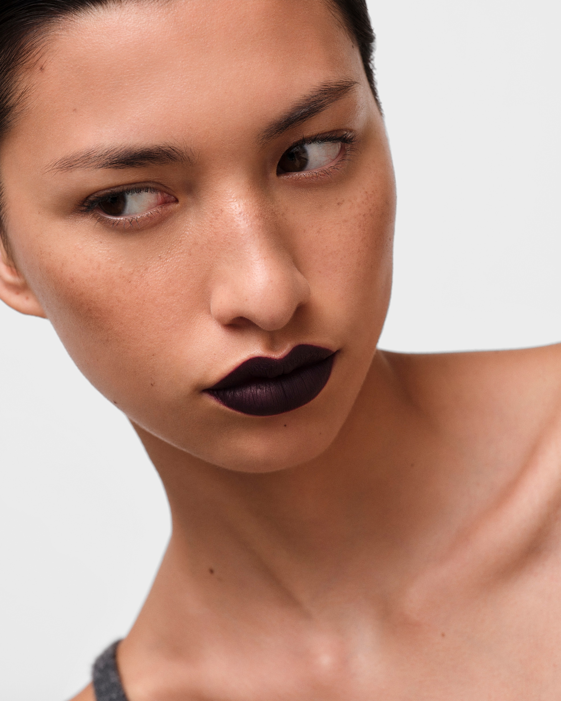 P57 - Ultraviolet Prada Monochrome Hyper Matte Lipstick - P57 ...