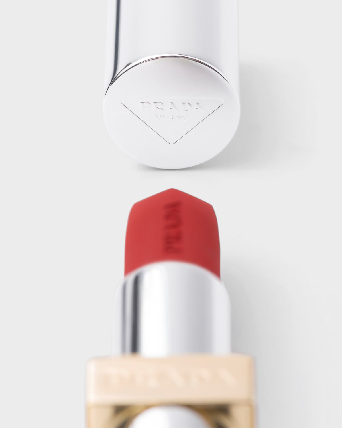 O76 - Amber Prada Monochrome Hyper Matte Lipstick - O76 - Amber | PRADA