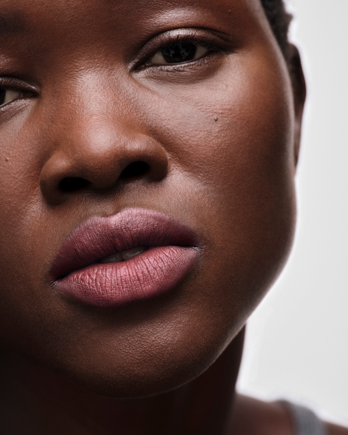 B105 - Tonka Prada Monochrome Soft Matte Lipstick - B105 - Tonka | PRADA