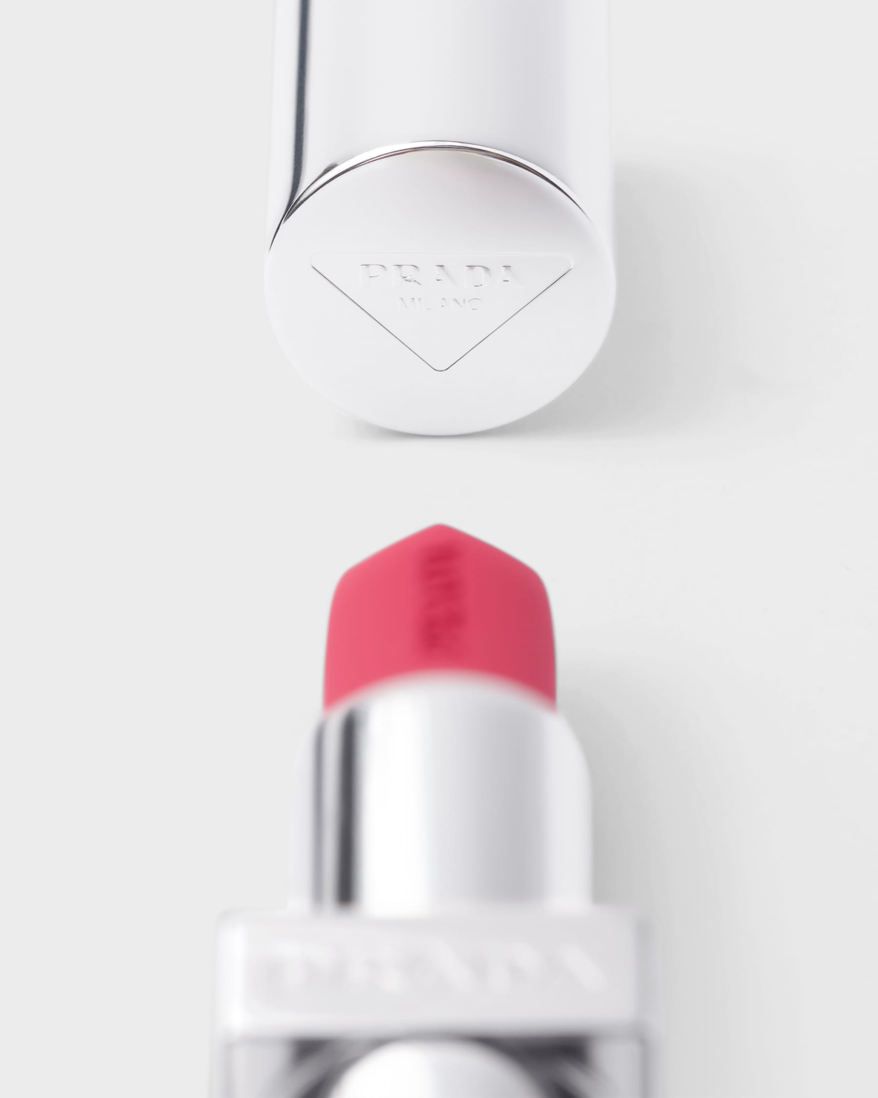 P157 - Pourpre Prada Monochrome Soft Matte Lipstick - P157 - Pourpre ...