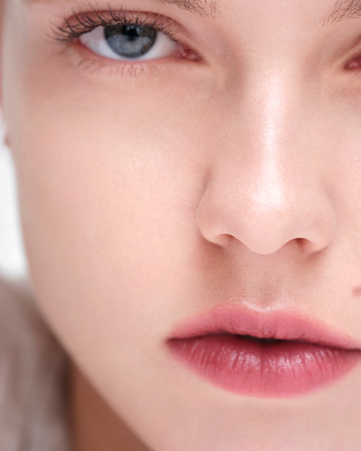 U010 - 随性棕 普拉达润唇膏 - U010 - 随性棕 | PRADA