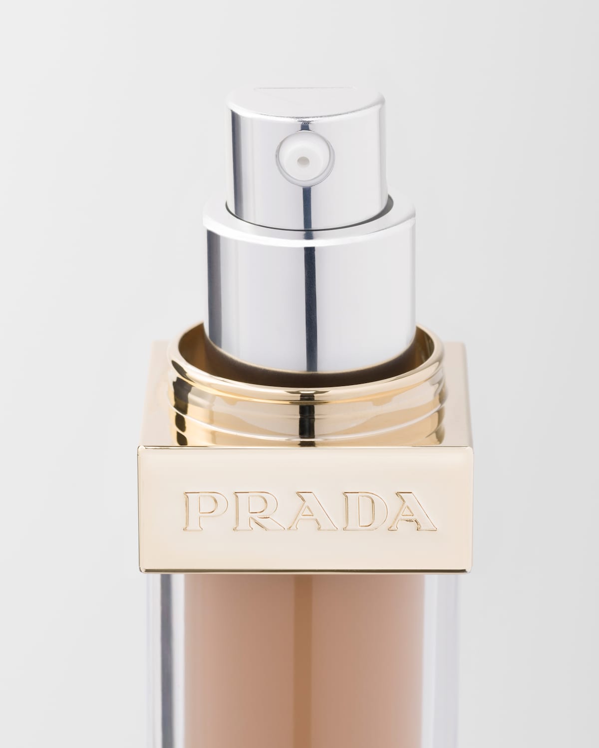 Mw40 - Medium Warm Prada Reveal Skin Optimizing Foundation - Mw40 ...