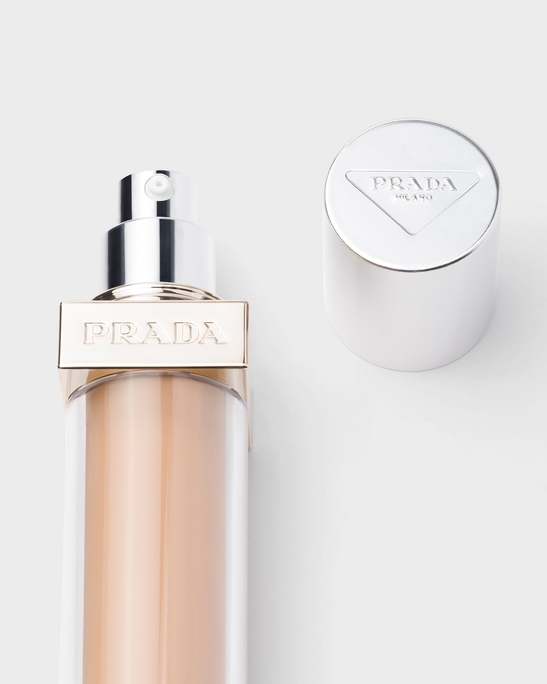 Mw50 - Medium Warm Prada Reveal Skin Optimizing Foundation - Mw50 ...
