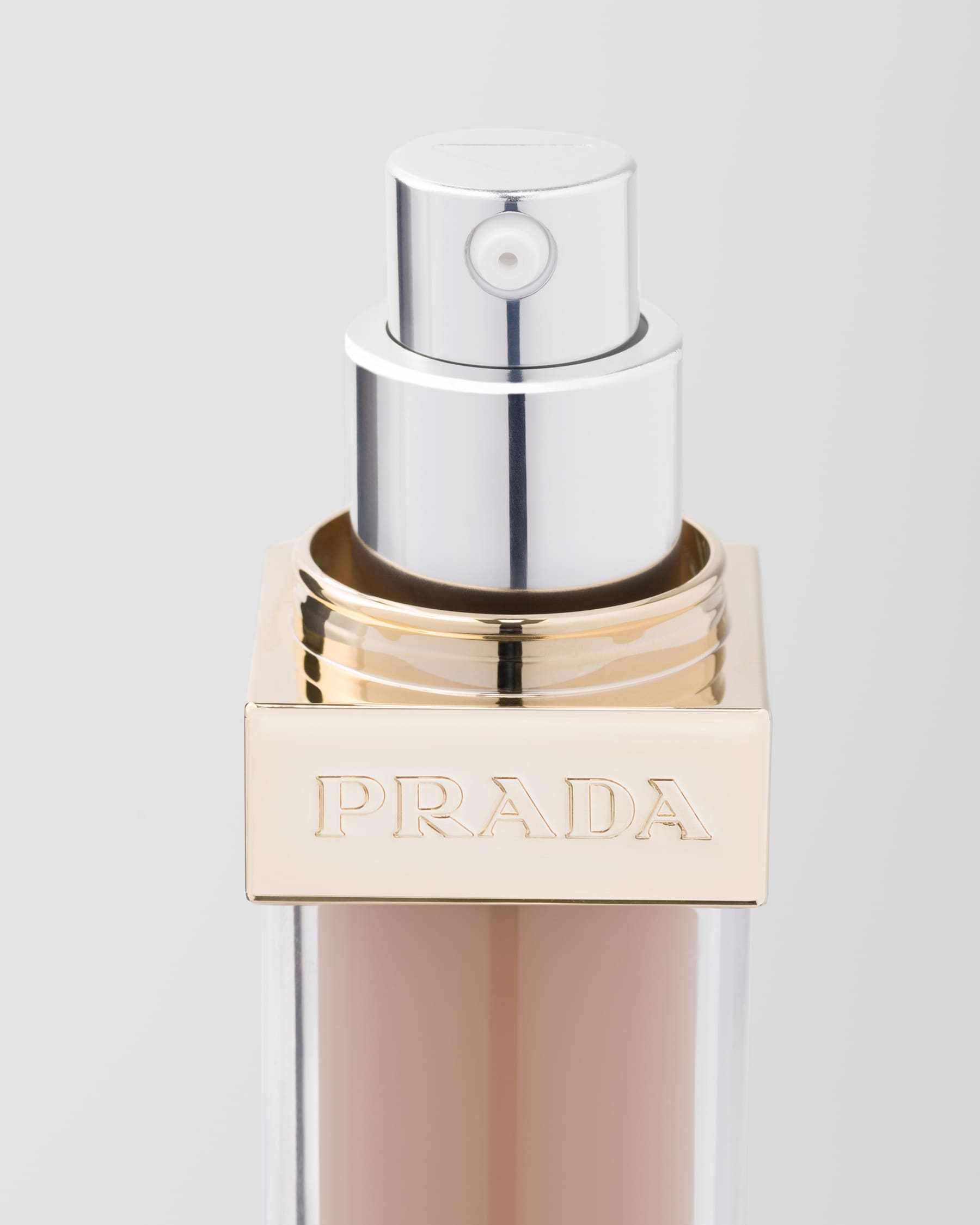 Lw15 - Light Warm Prada Reveal Skin Optimizing Foundation - Lw15 - Light Warm | PRADA