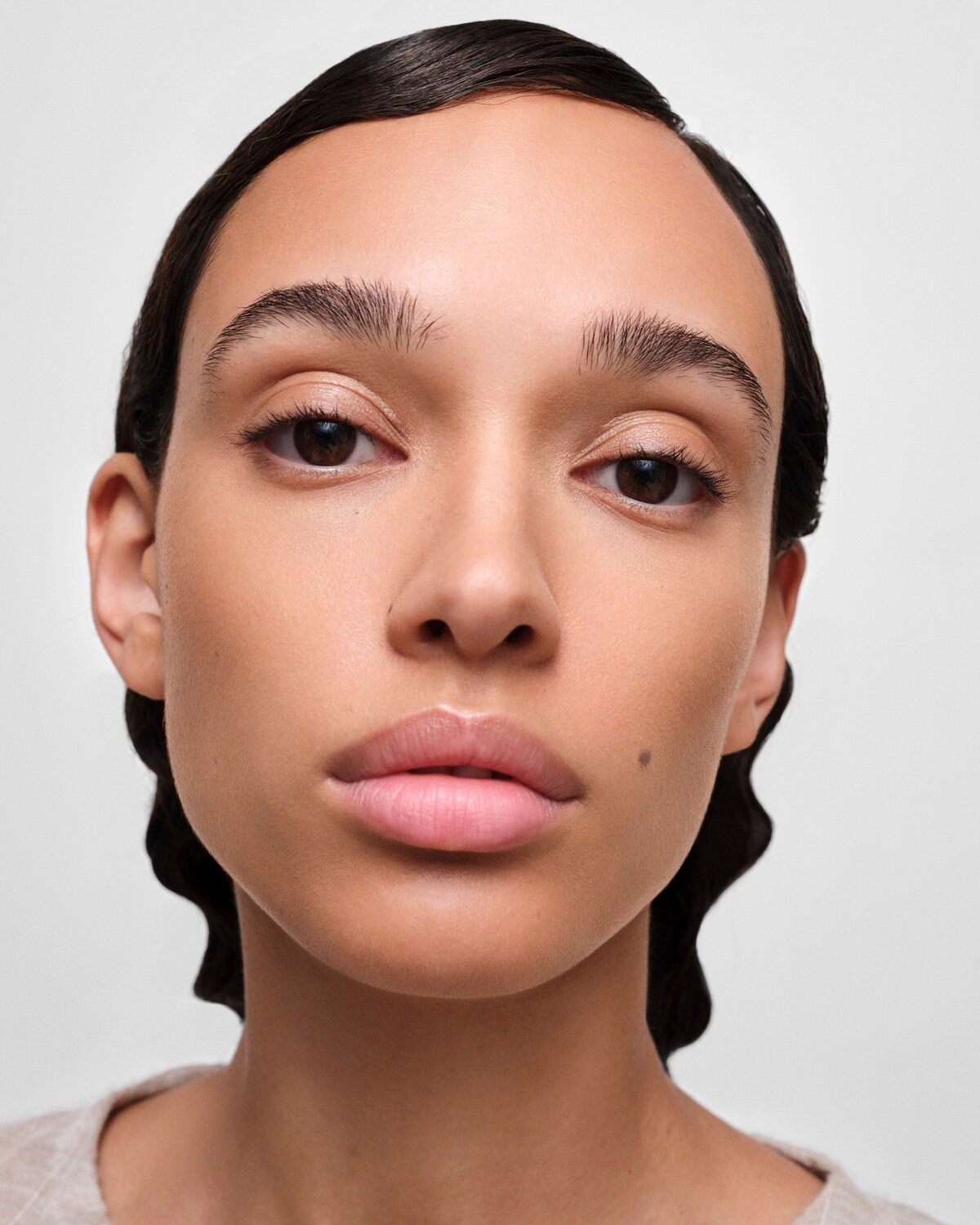 Mn60 - Medium Neutral Prada Reveal Skin Optimizing Foundation Refill ...