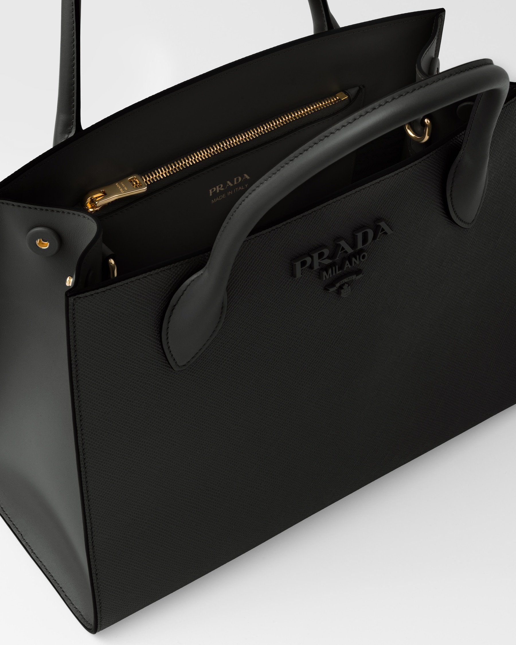 Sac Moyen Prada Monochrome En Saffiano Noir | PRADA