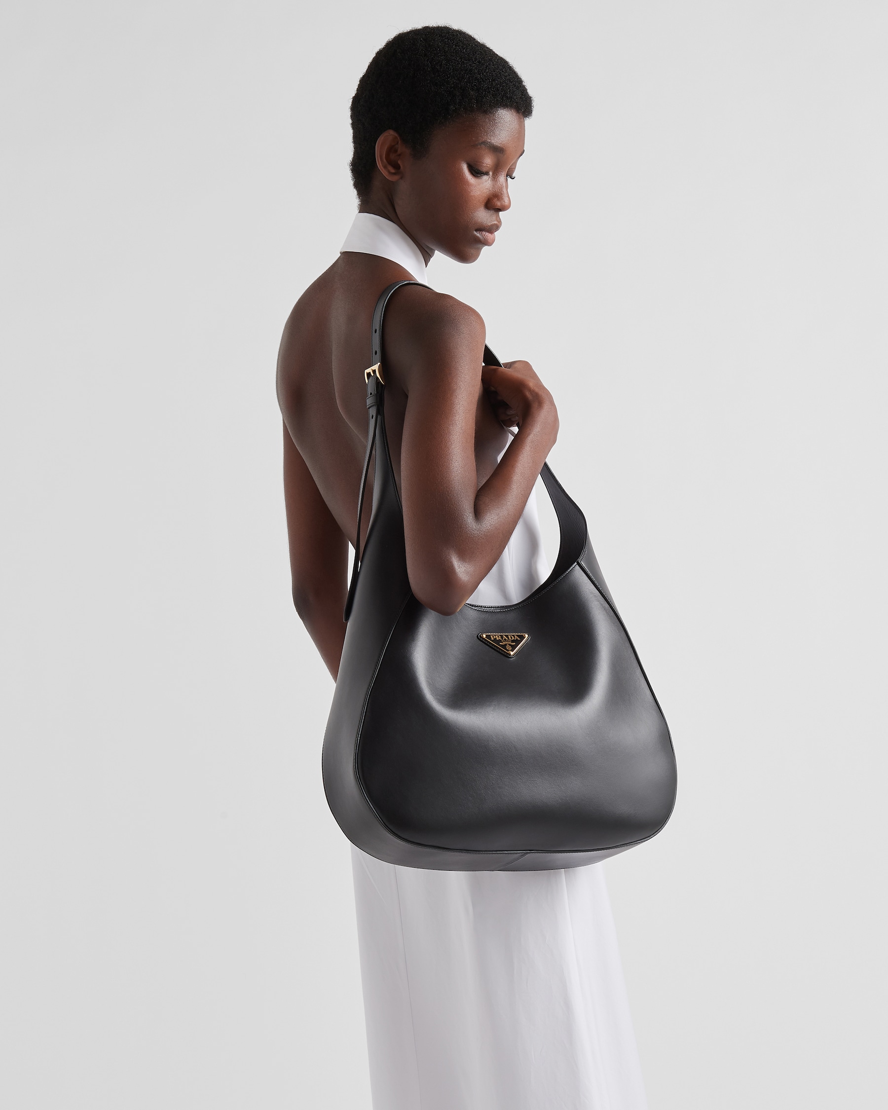 ブラック レザー ショルダーバッグ | PRADA