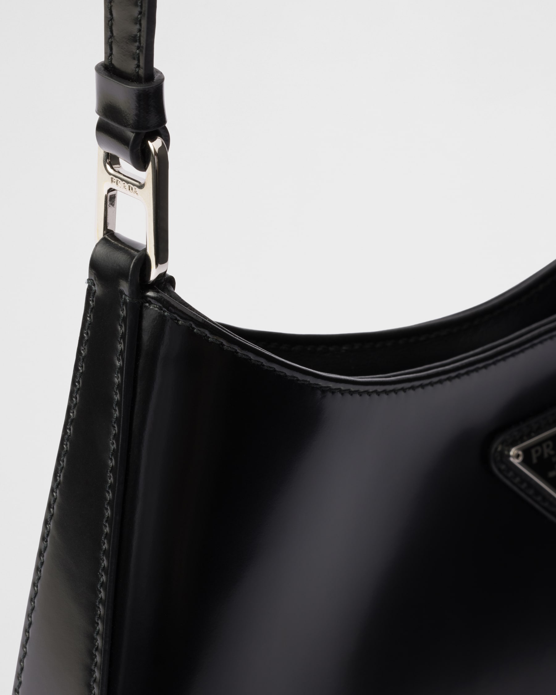 黑色 Prada Cleo 亮面皮革单肩包 | PRADA - 中国