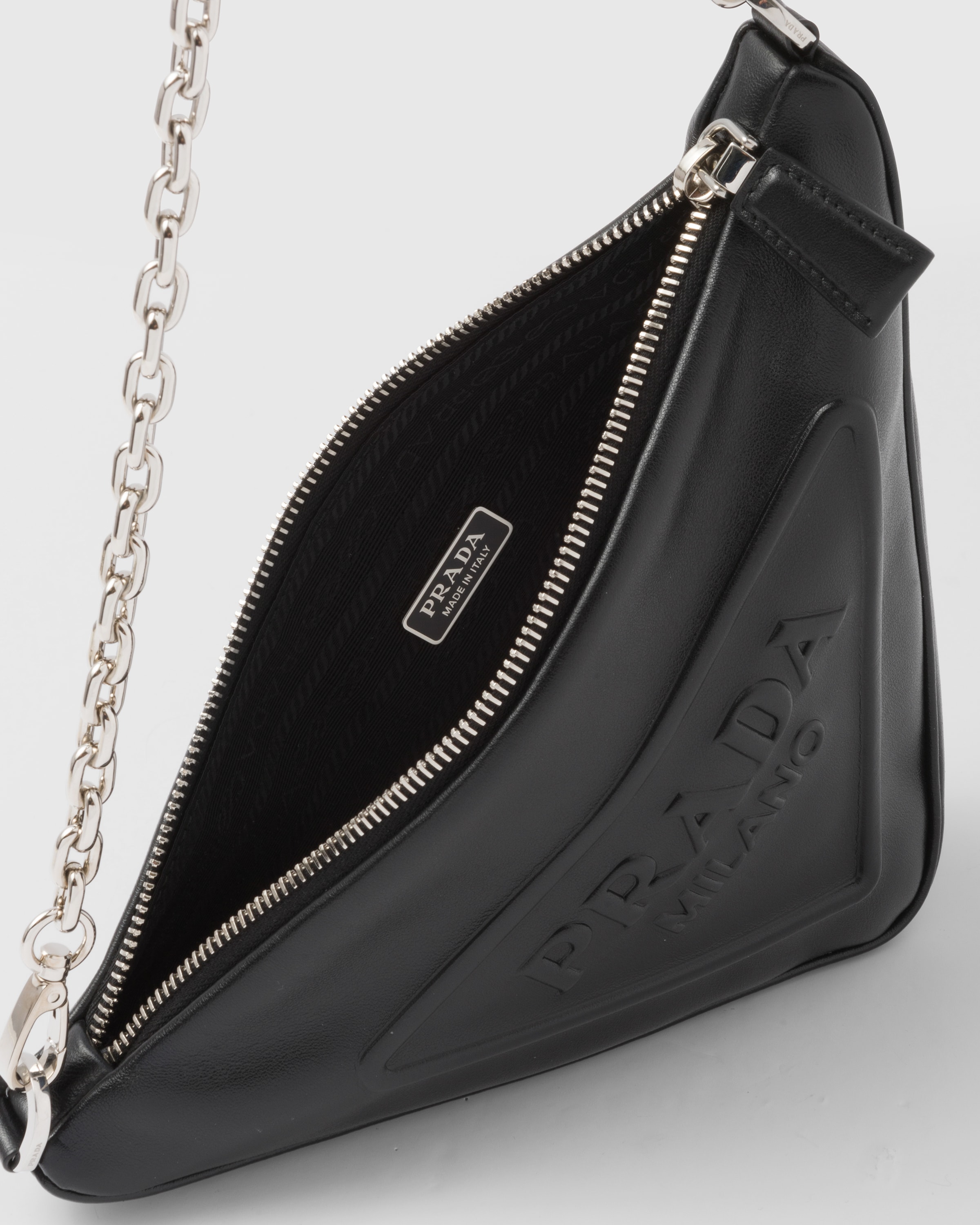Schwarz Prada Triangle Mini Bag aus Leder | Prada