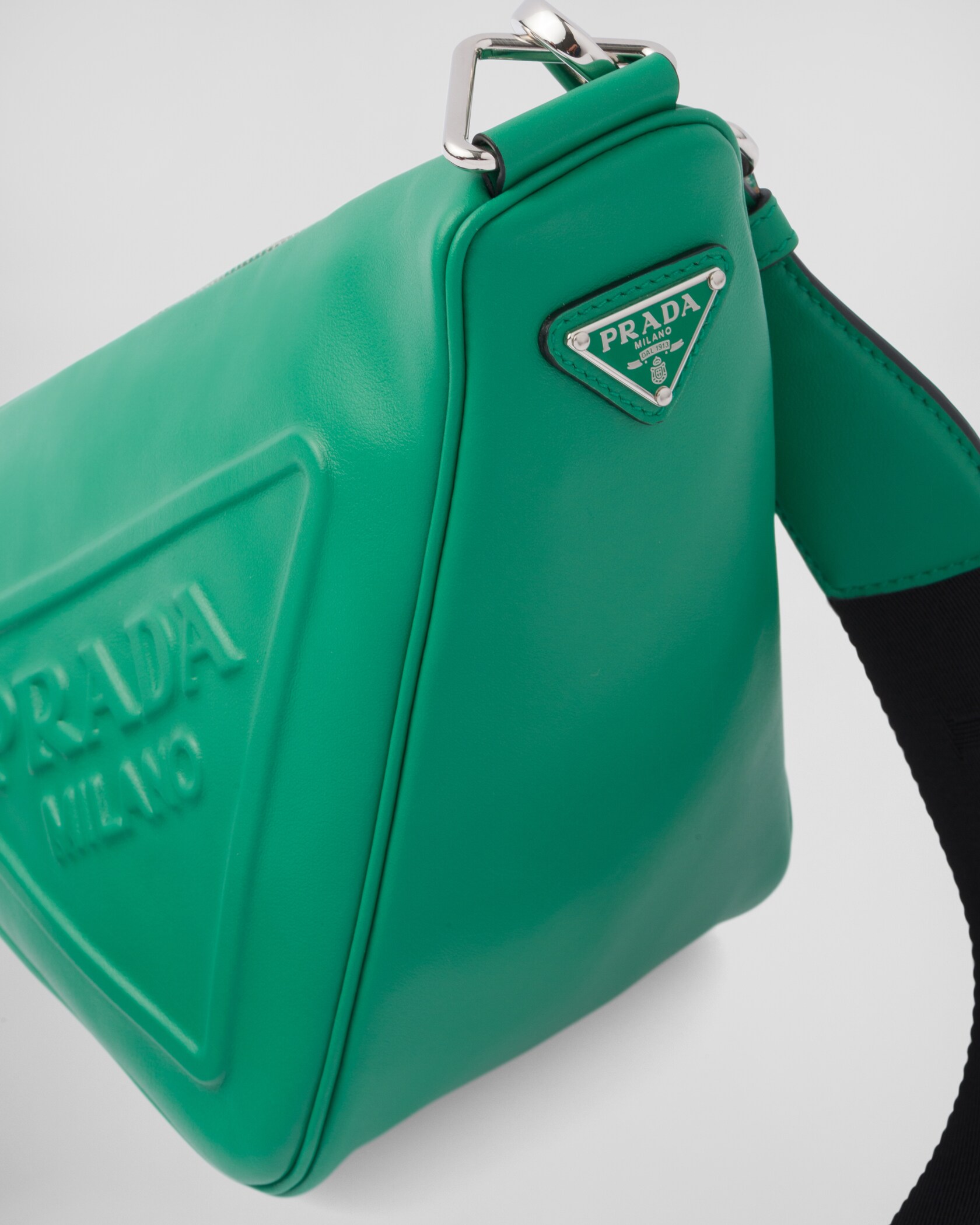 Bolsa De Ombro Triangular Em Couro Manga | PRADA