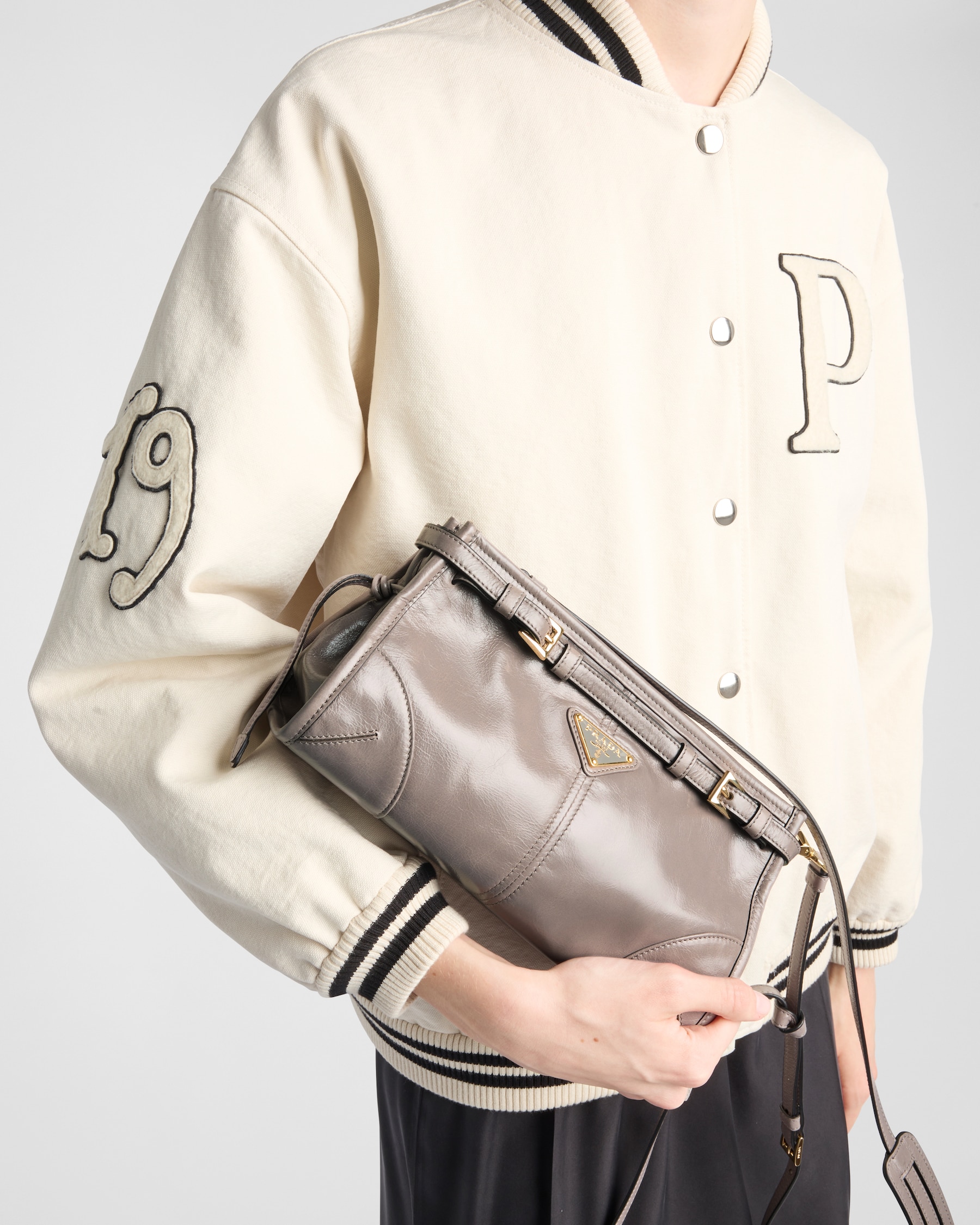 ピューター プラダ ボニー スモール ソフトルックスレザー ショルダーバッグ | PRADA