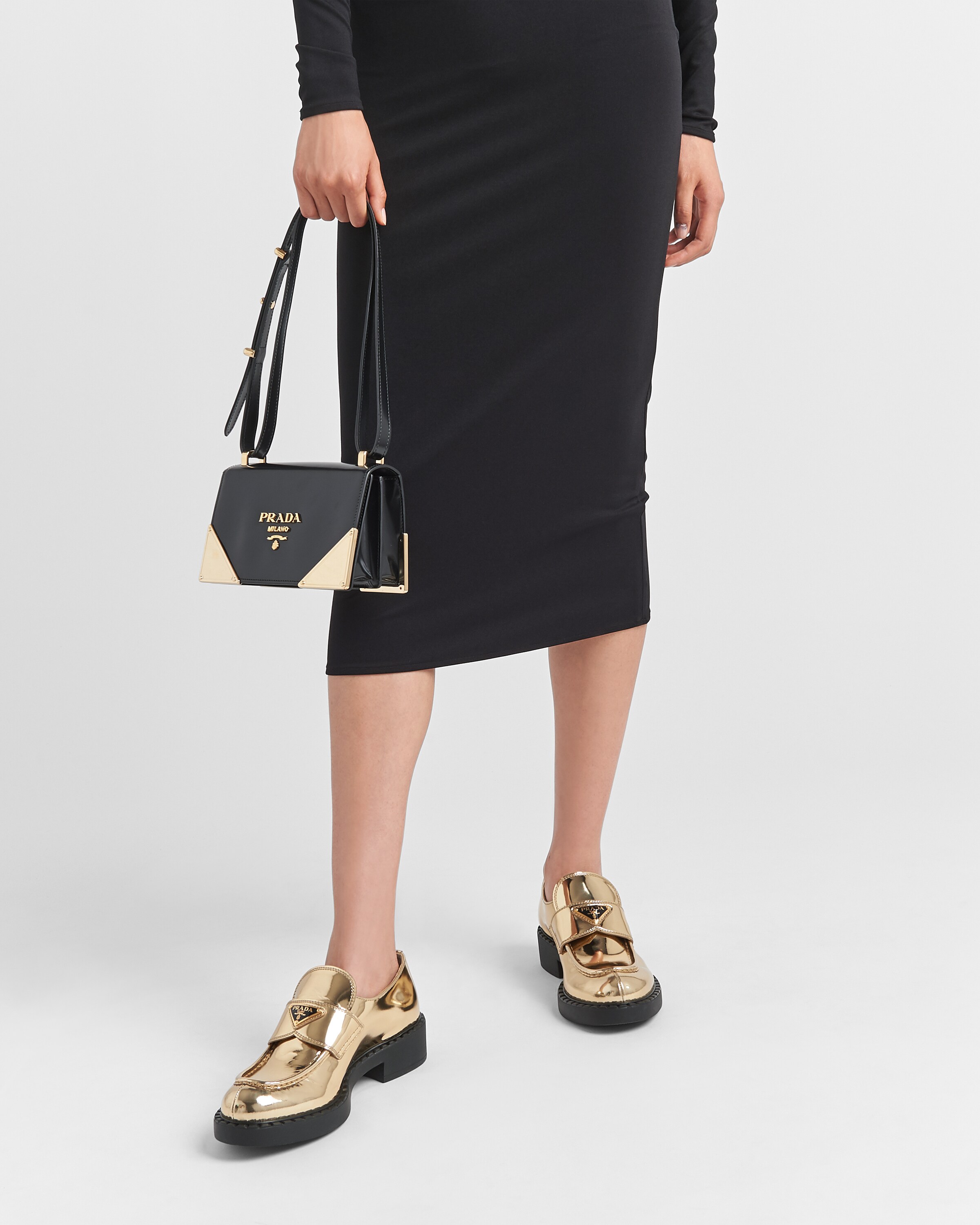 메탈릭 가죽 로퍼 플래티넘 | Prada