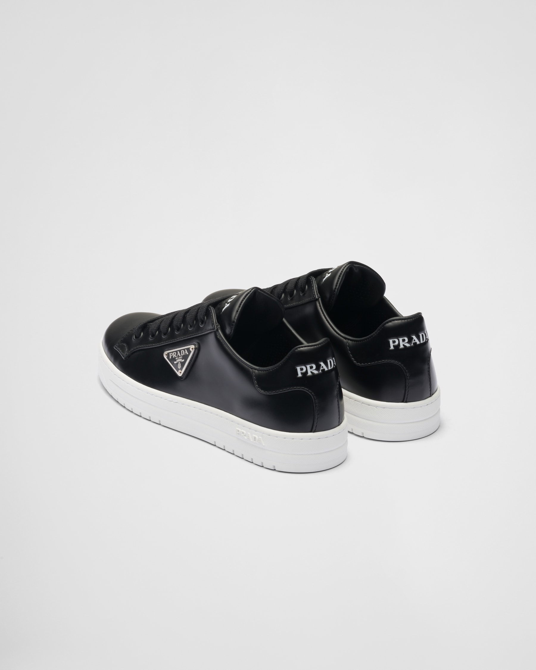Sneakers Downtown In Pelle Spazzolata Nero/bianco | PRADA
