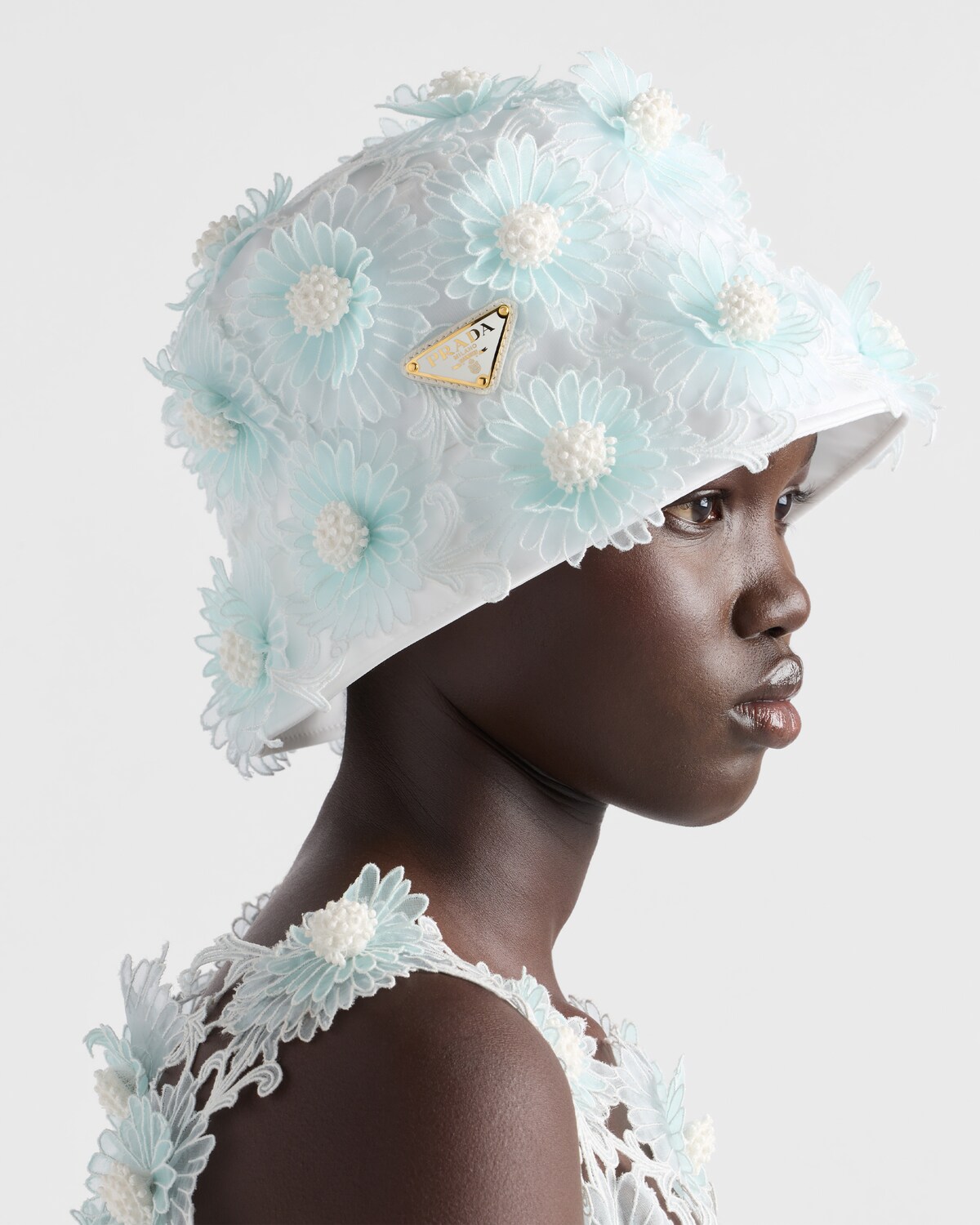 Chlorophyll Green Guipure Lace Bucket Hat | PRADA