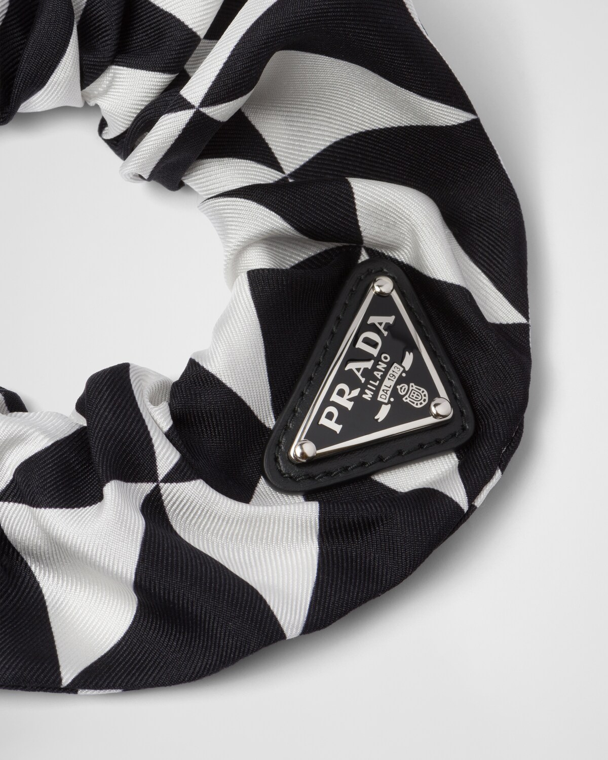 Black/white Printed Silk Twill Scrunchie | PRADA