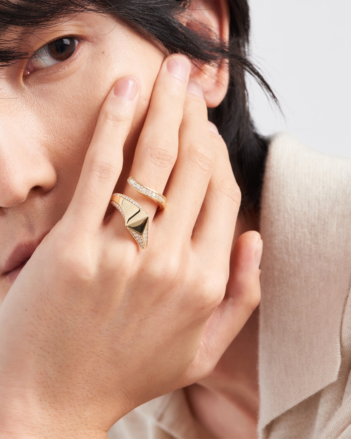 Gold/white Eternal Gold Snake Ring In Yellow Gold And Diamonds | PRADA