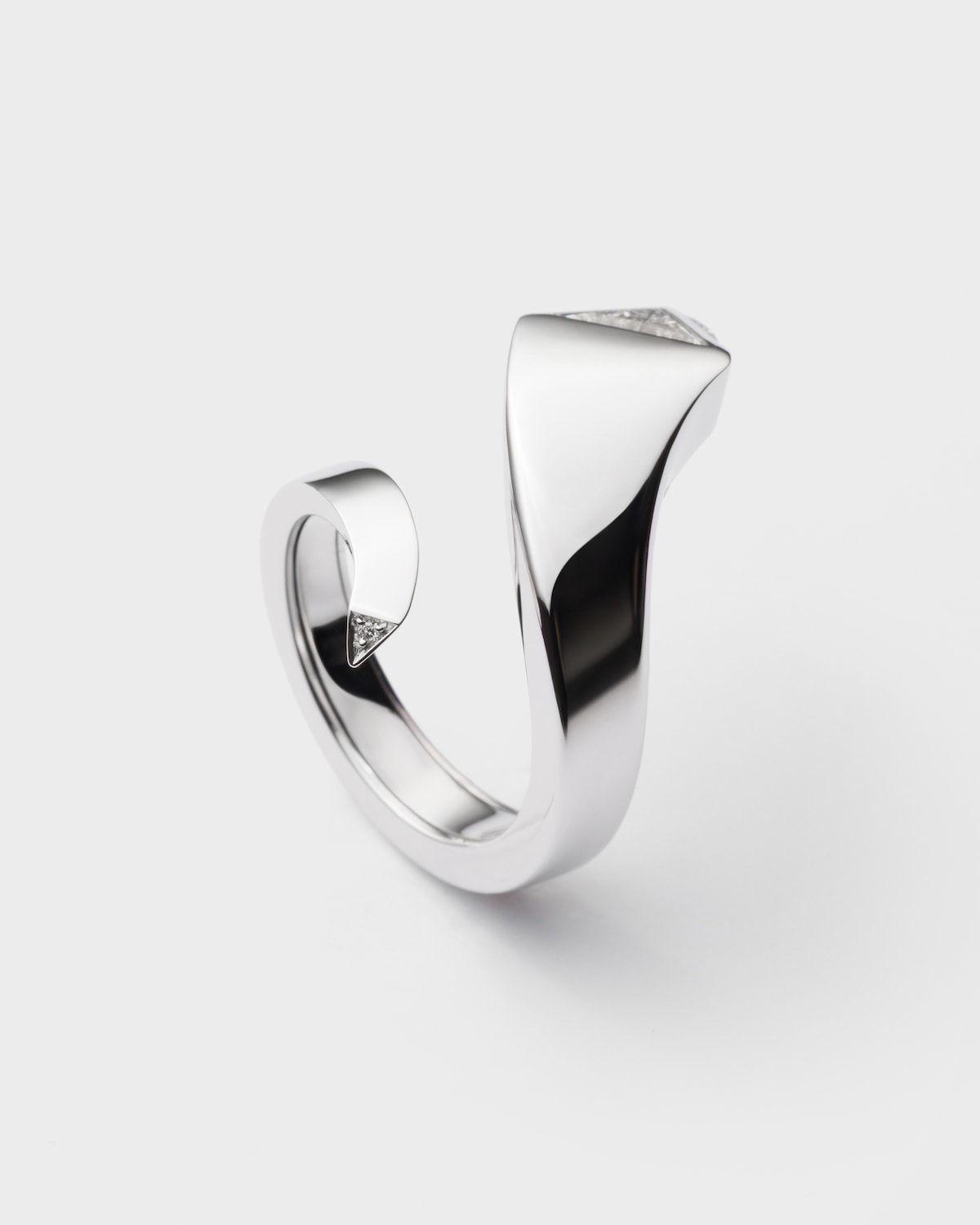 White Gold/ White Eternal Gold Snake Ring In White Gold And Laboratory ...