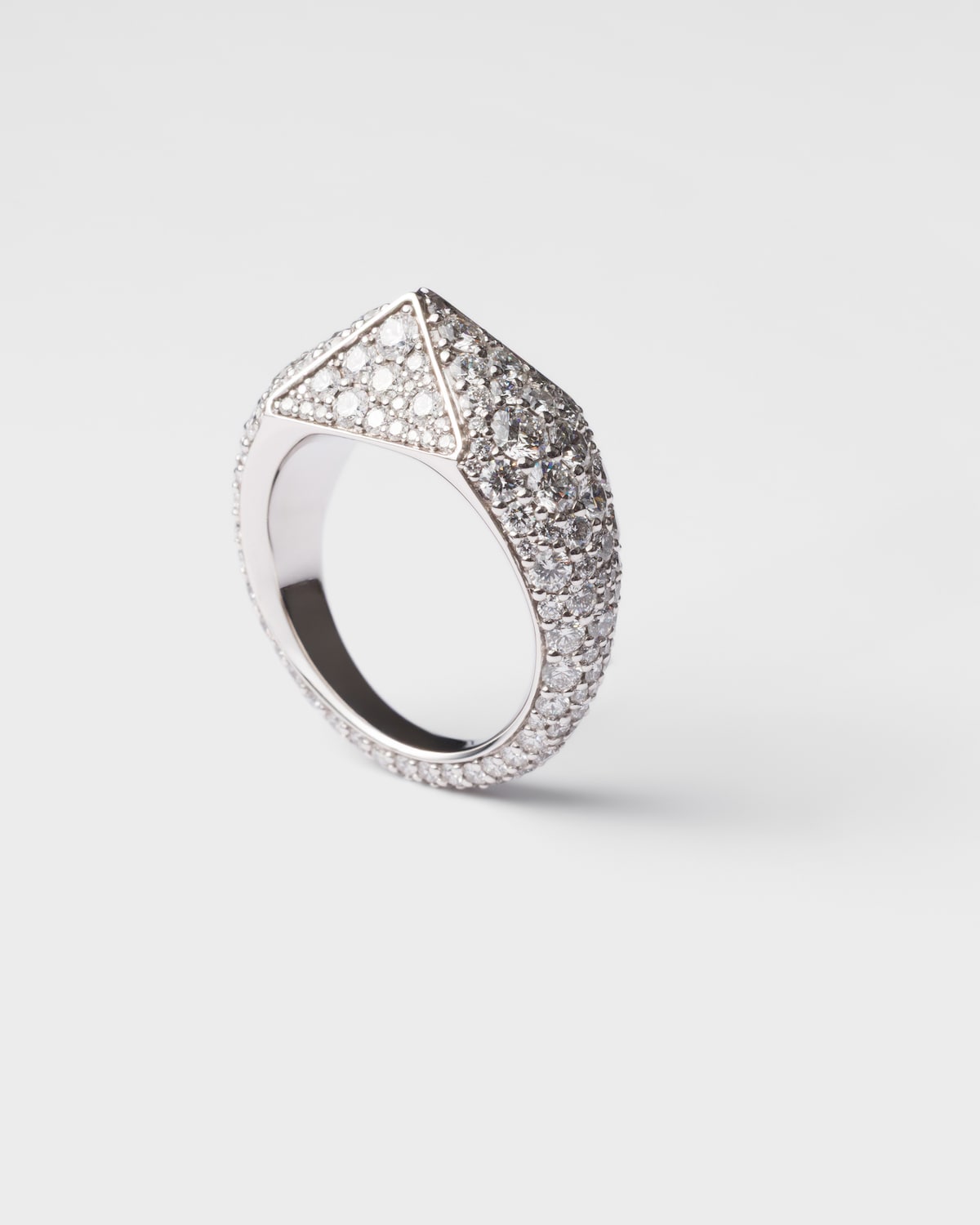 White Gold/ White Eternal Gold Ring In White Gold And Diamonds | PRADA