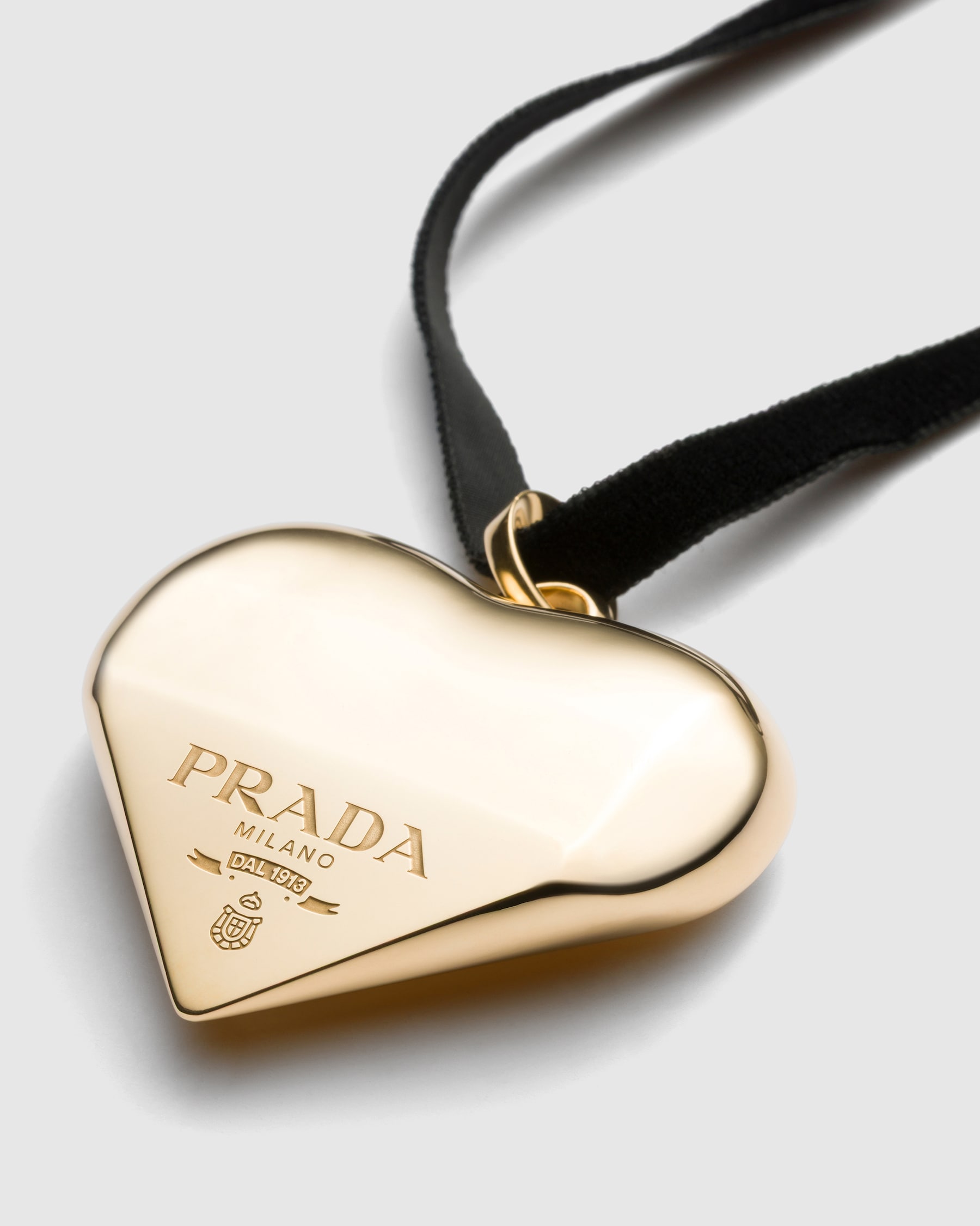 Gold Eternal Gold Choker With Large Pendant In Yellow Gold | PRADA