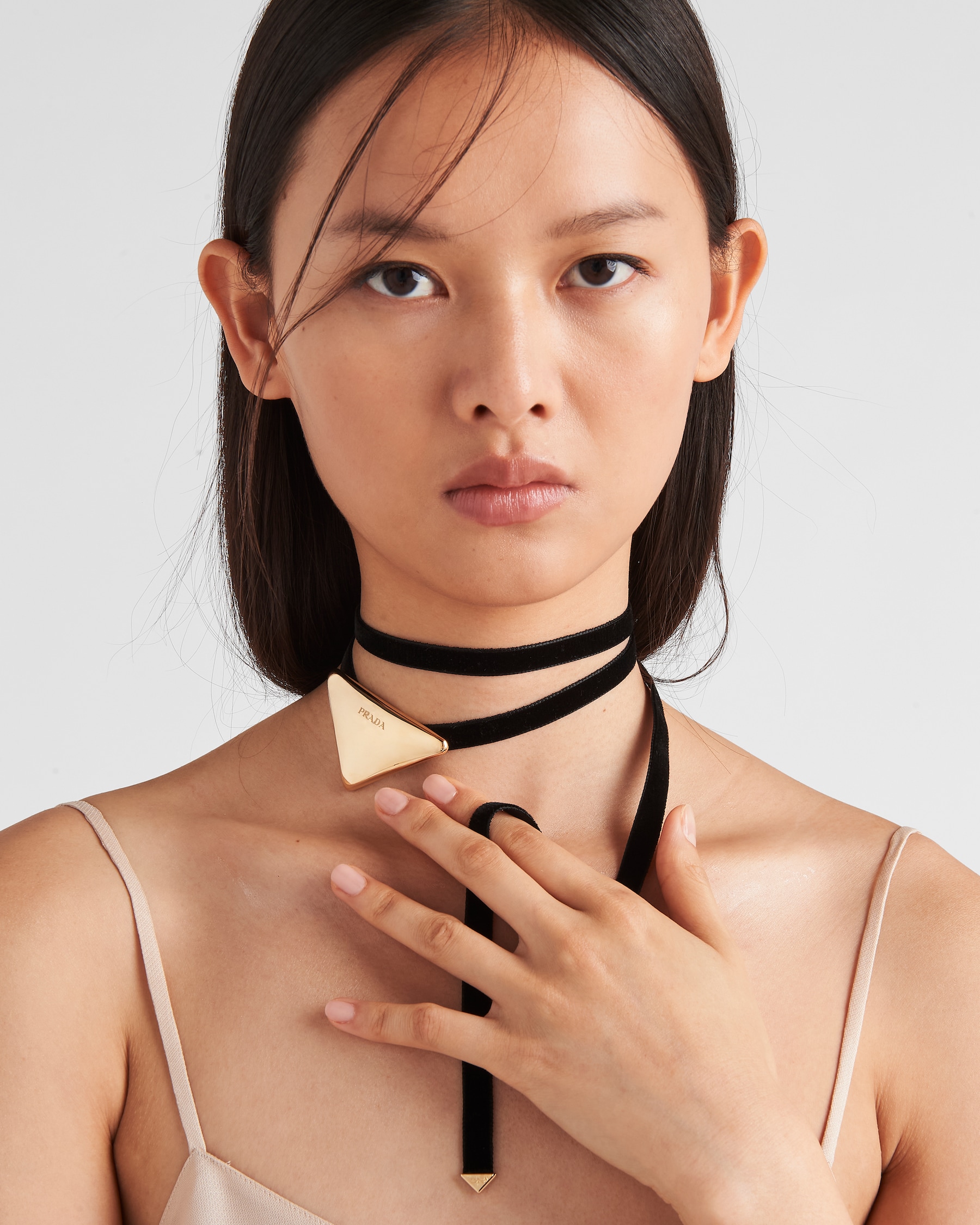Gold Eternal Gold Choker With Medium Pendant In Yellow Gold | PRADA