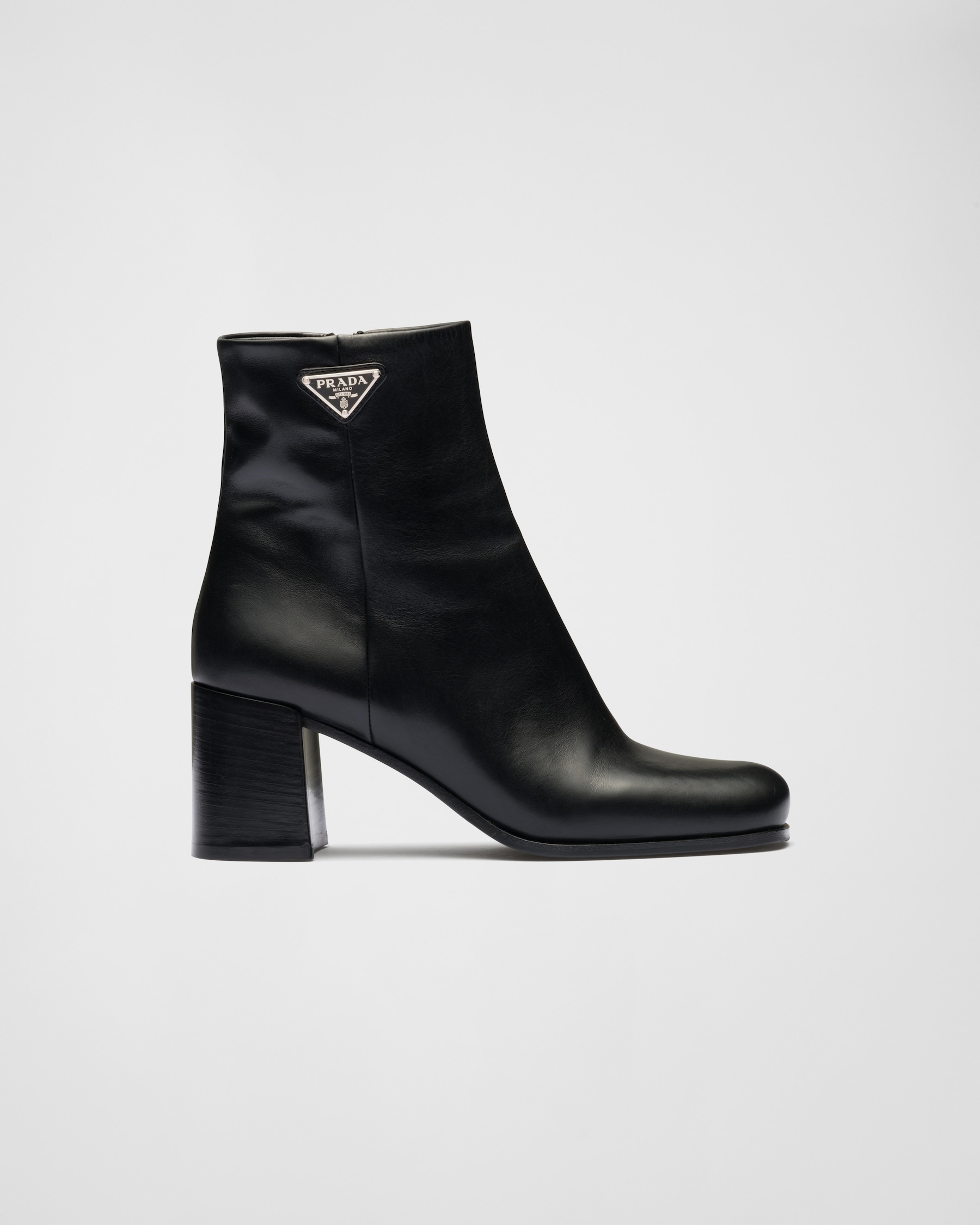 Botinas Y Botas Para Mujeres | PRADA