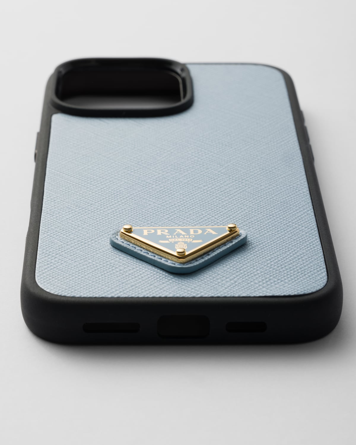 เคสหนัง Saffiano สำหรับ Iphone 16 Pro Max ฟ้าอ่อน | PRADA
