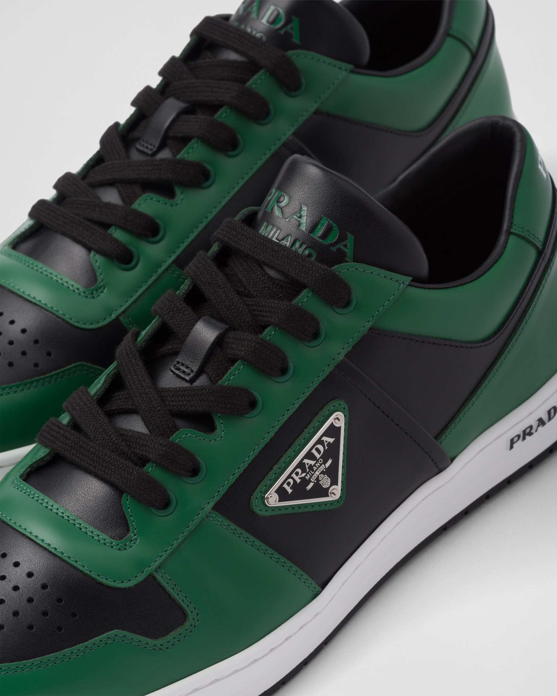 Tênis Downtown Em Couro Preto/verde | PRADA