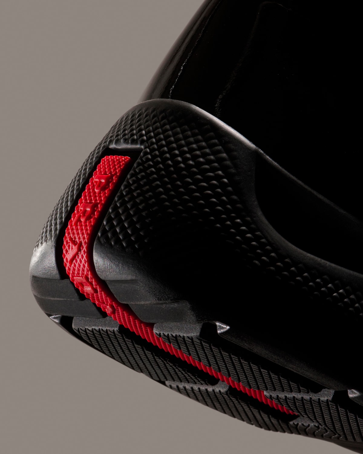 Sneakers Prada America’s Cup En Cuir Verni Et Tissu Technique Noir | PRADA