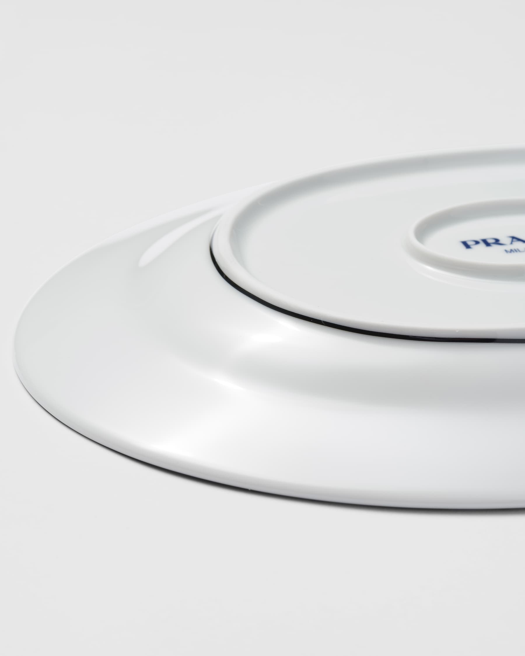 Black/red Small porcelain serving plate - Vienna Red | PRADA