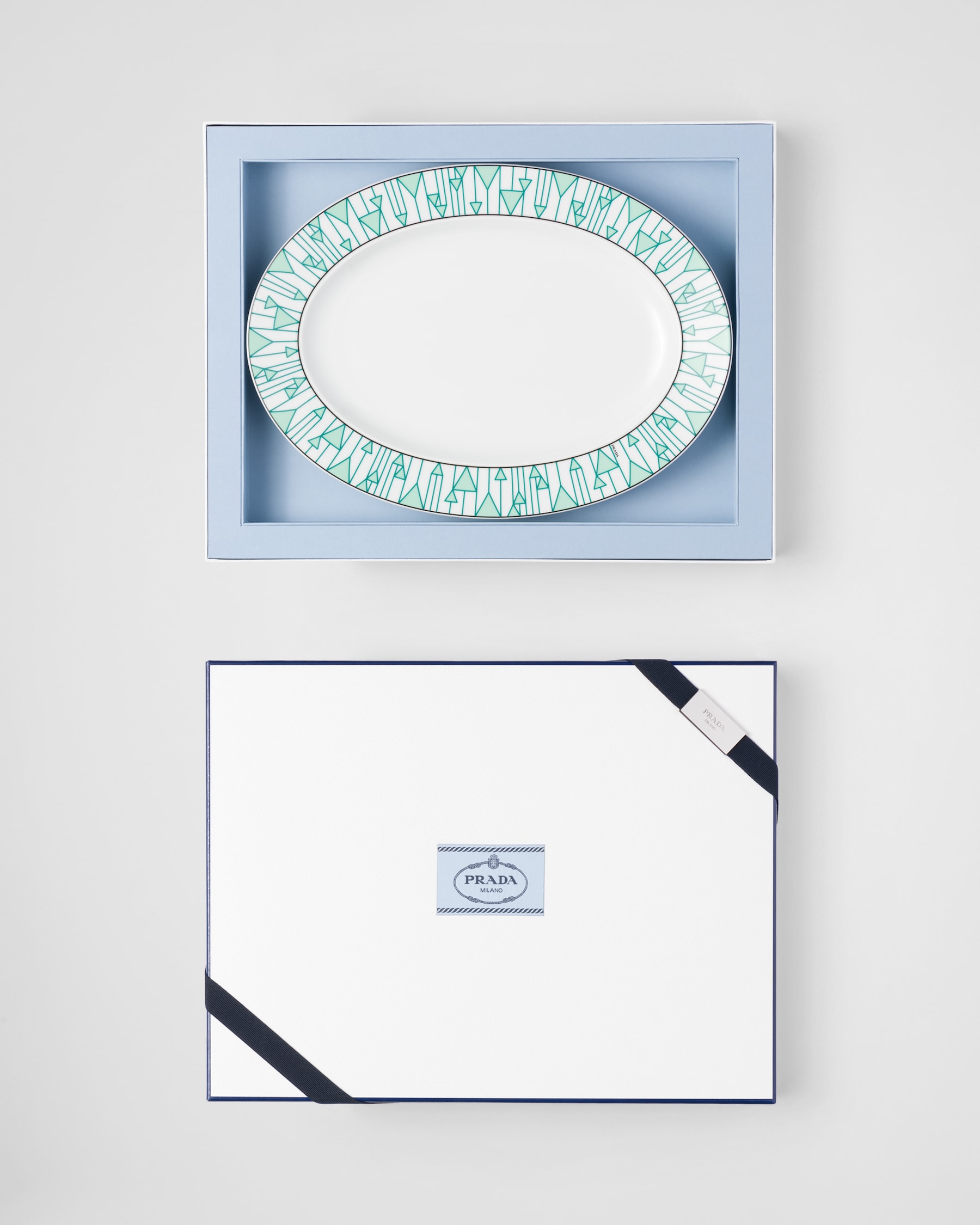 Green Medium Porcelain Serving Plate - Vienna Green | PRADA