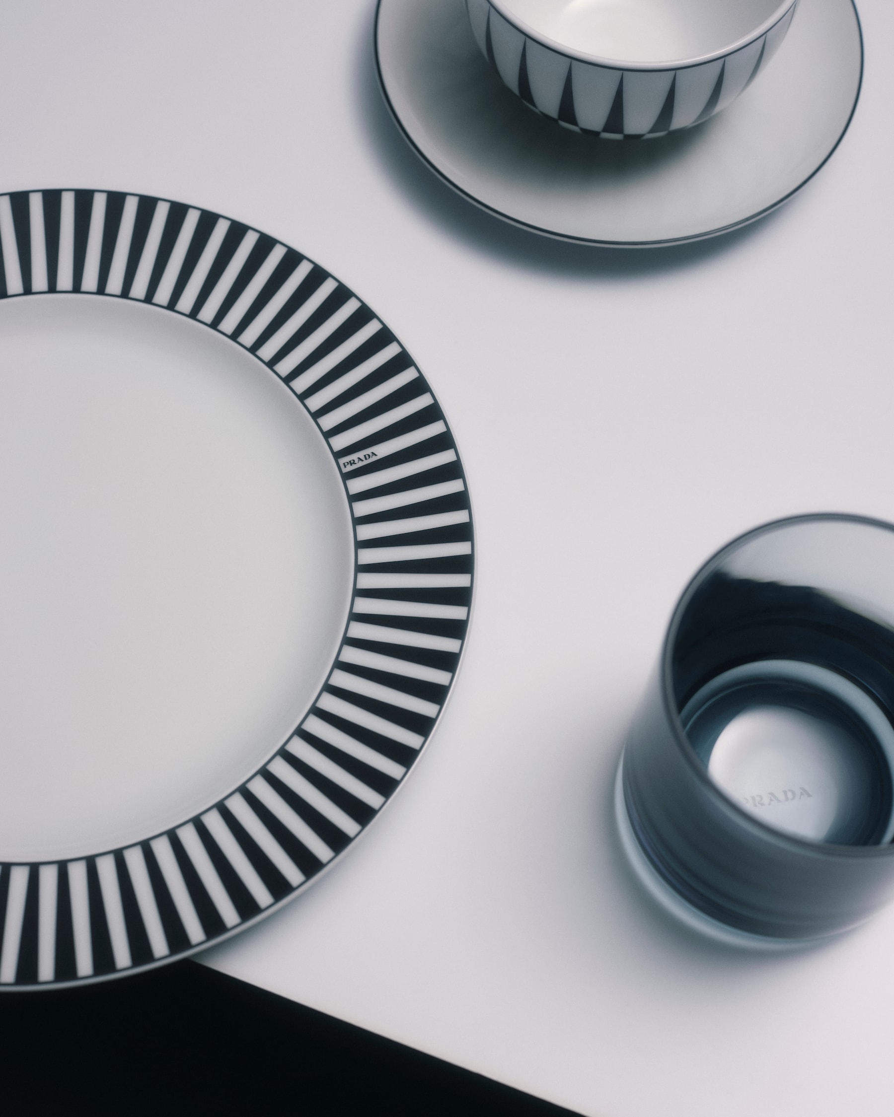 White/black Set of two porcelain dessert plates - Stripes | PRADA