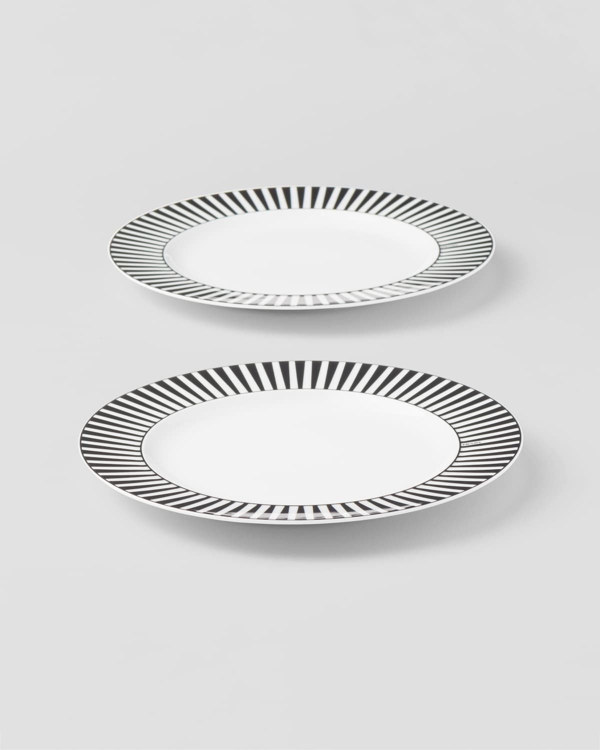 White/black Set of two porcelain dessert plates - Stripes | PRADA