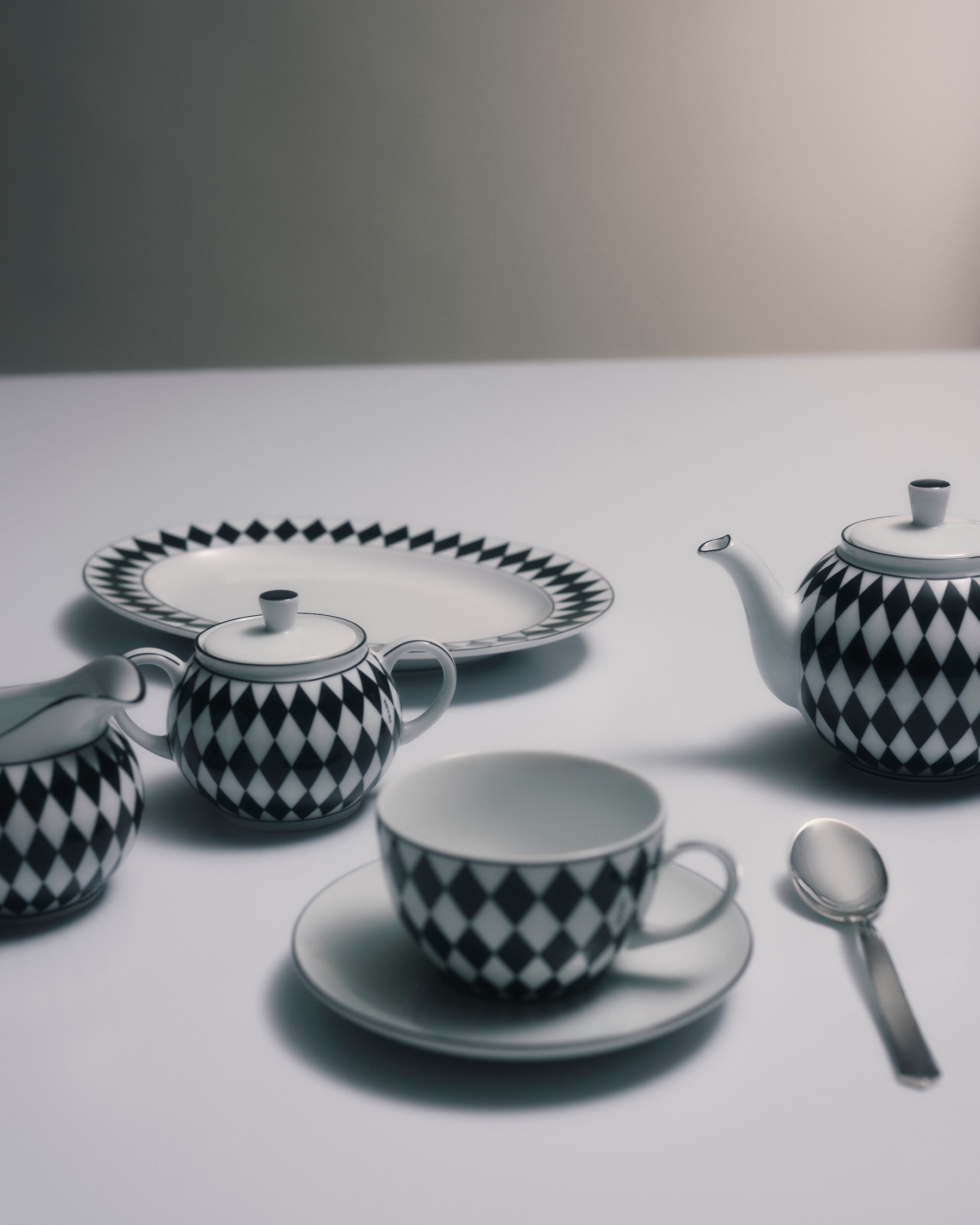 White/black Porcelain Milk Jug And Sugar Bowl Set - Checkerboard | PRADA