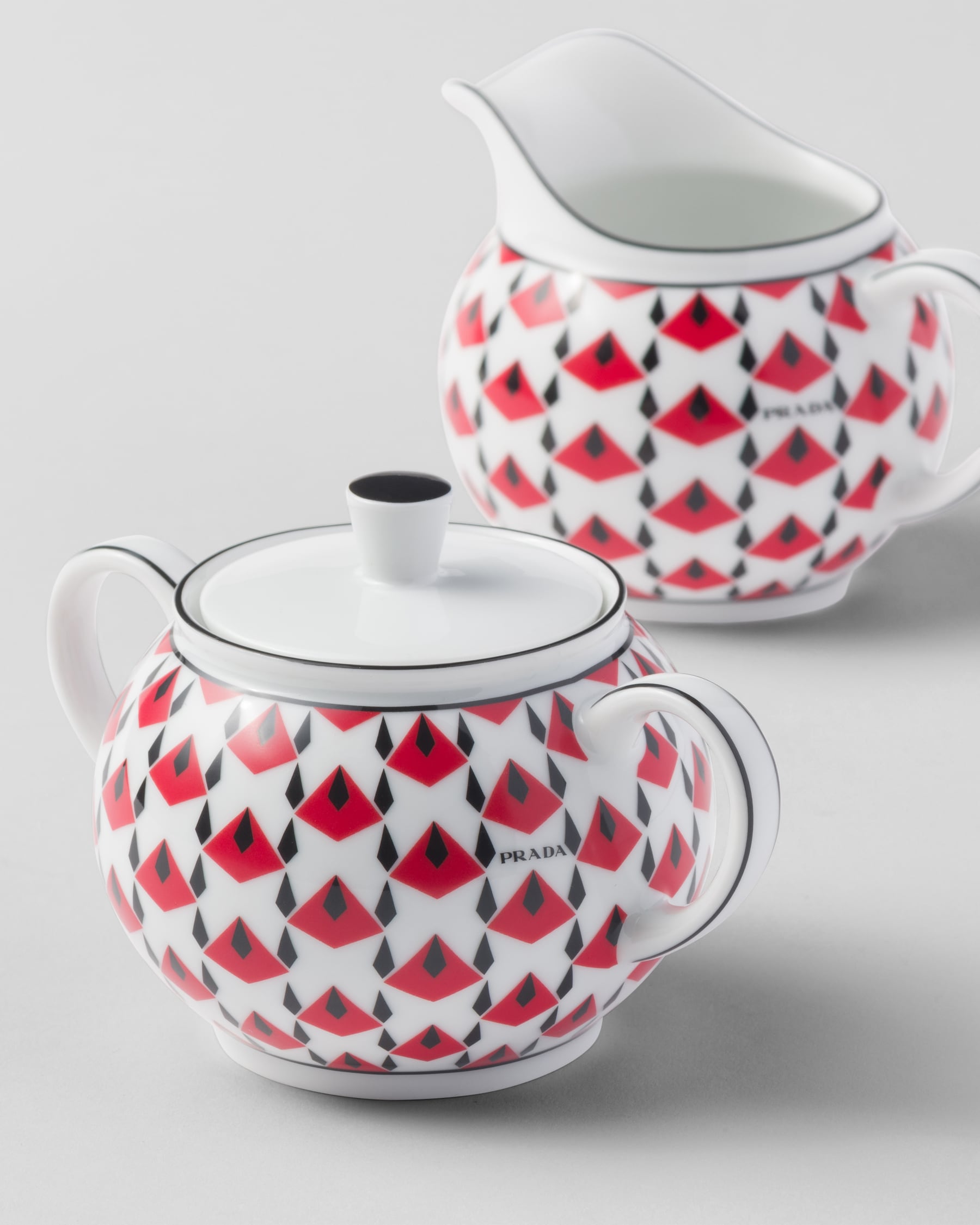 Black/red Porcelain Milk Jug And Sugar Bowl Set - Vienna Red | PRADA