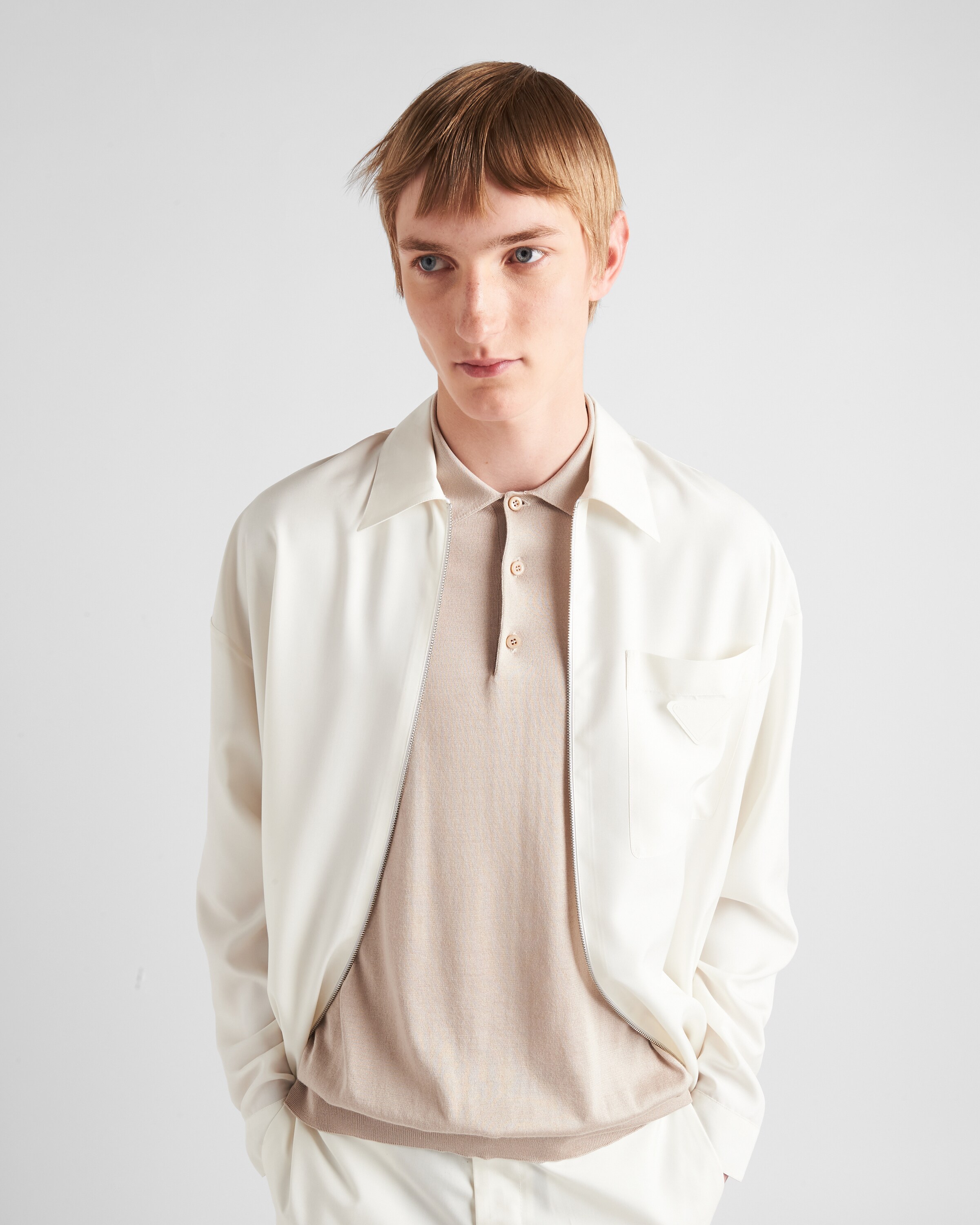 Natur Hemd aus Seide mit Reißverschluss | Prada