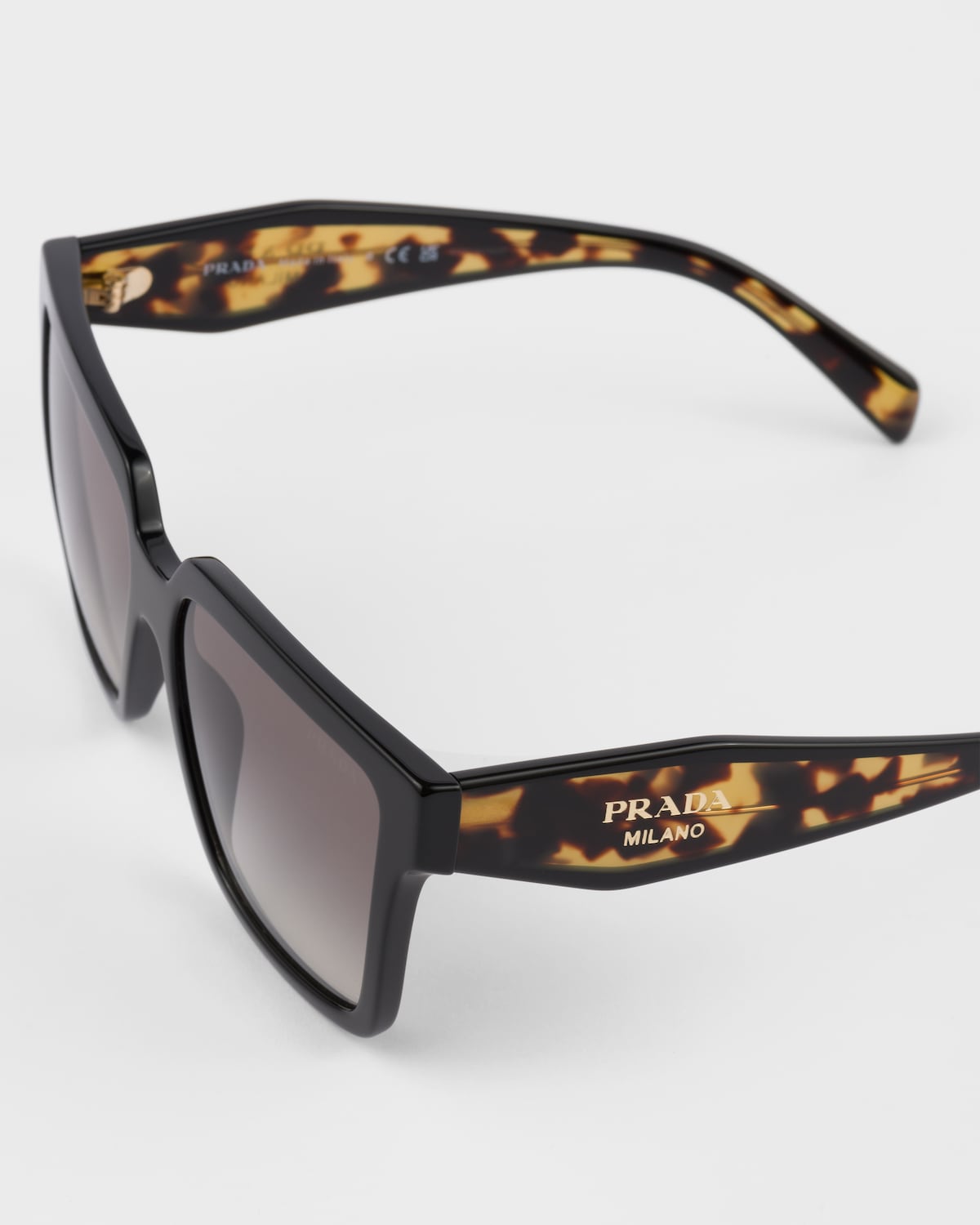 Gradient Anthracite Gray Lenses Sunglasses With Prada Logo | PRADA