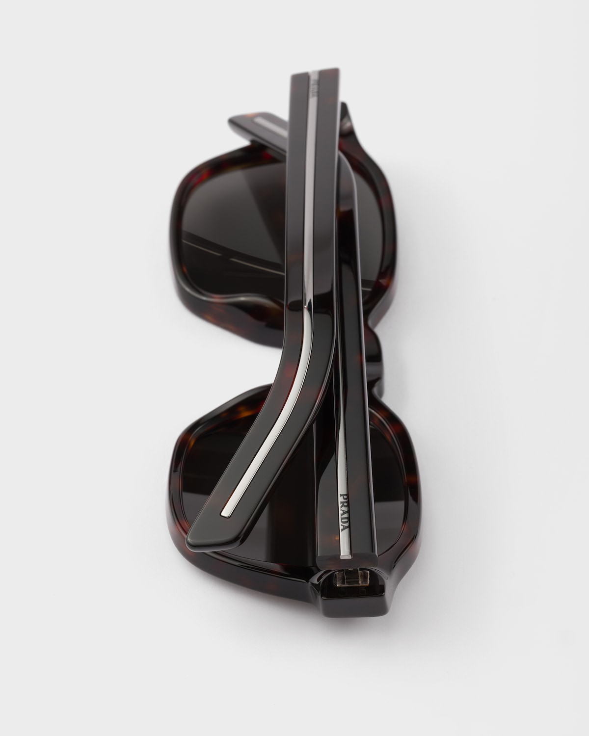 Lenses Ardesia Crist Sunglasses With The Iconic Metal Plaque | PRADA