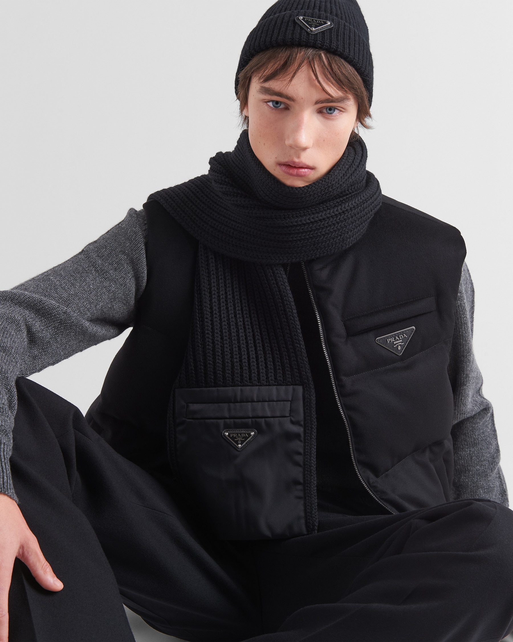 Black Wool Scarf With Re-nylon Gabardine Pocket | PRADA - United States