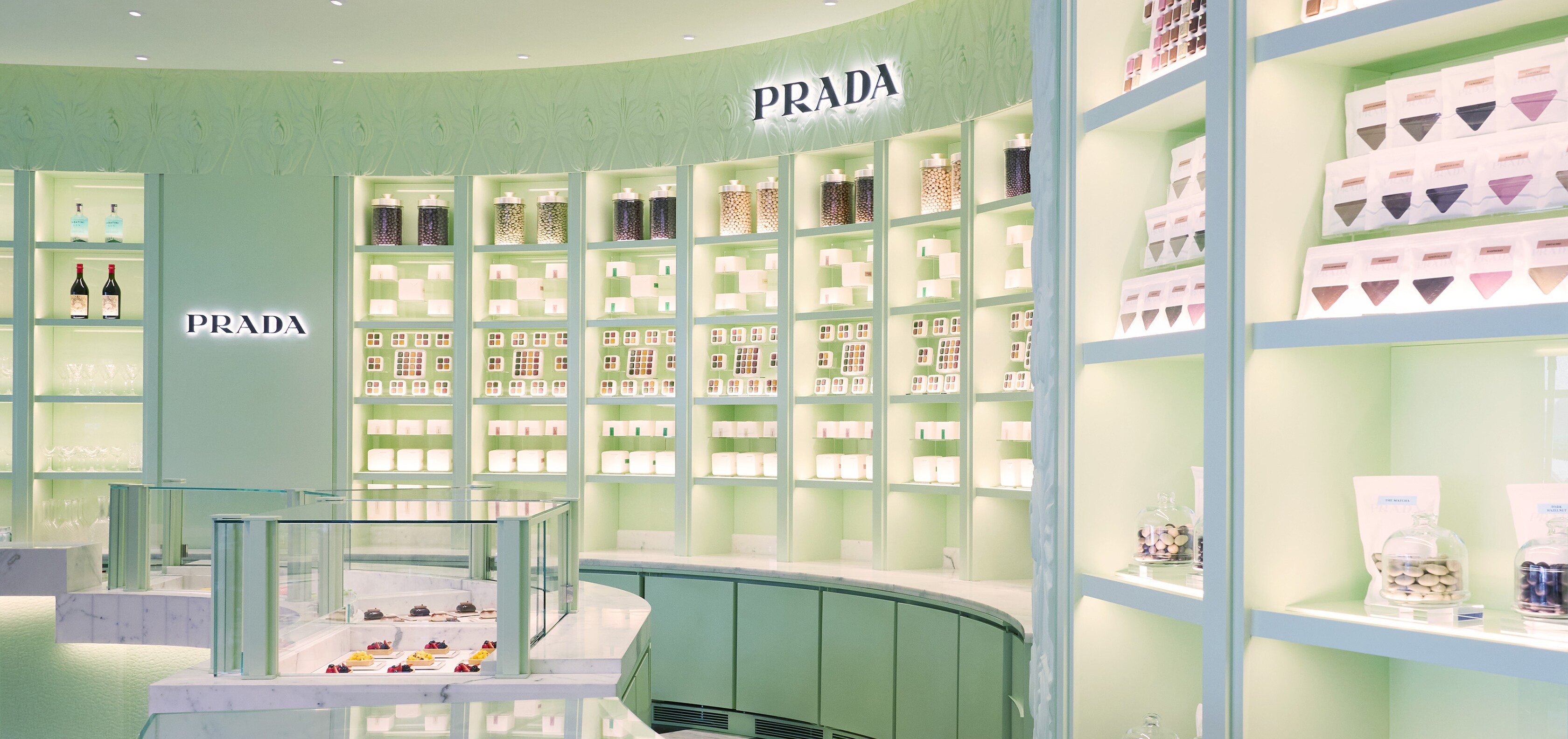 Prada Caffè Singapore Ion | PRADA